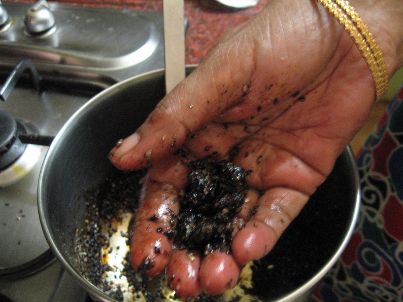 Ellu Urundai : Two Ingredient Sesame Sweet : 5 Steps (with Pictures ...