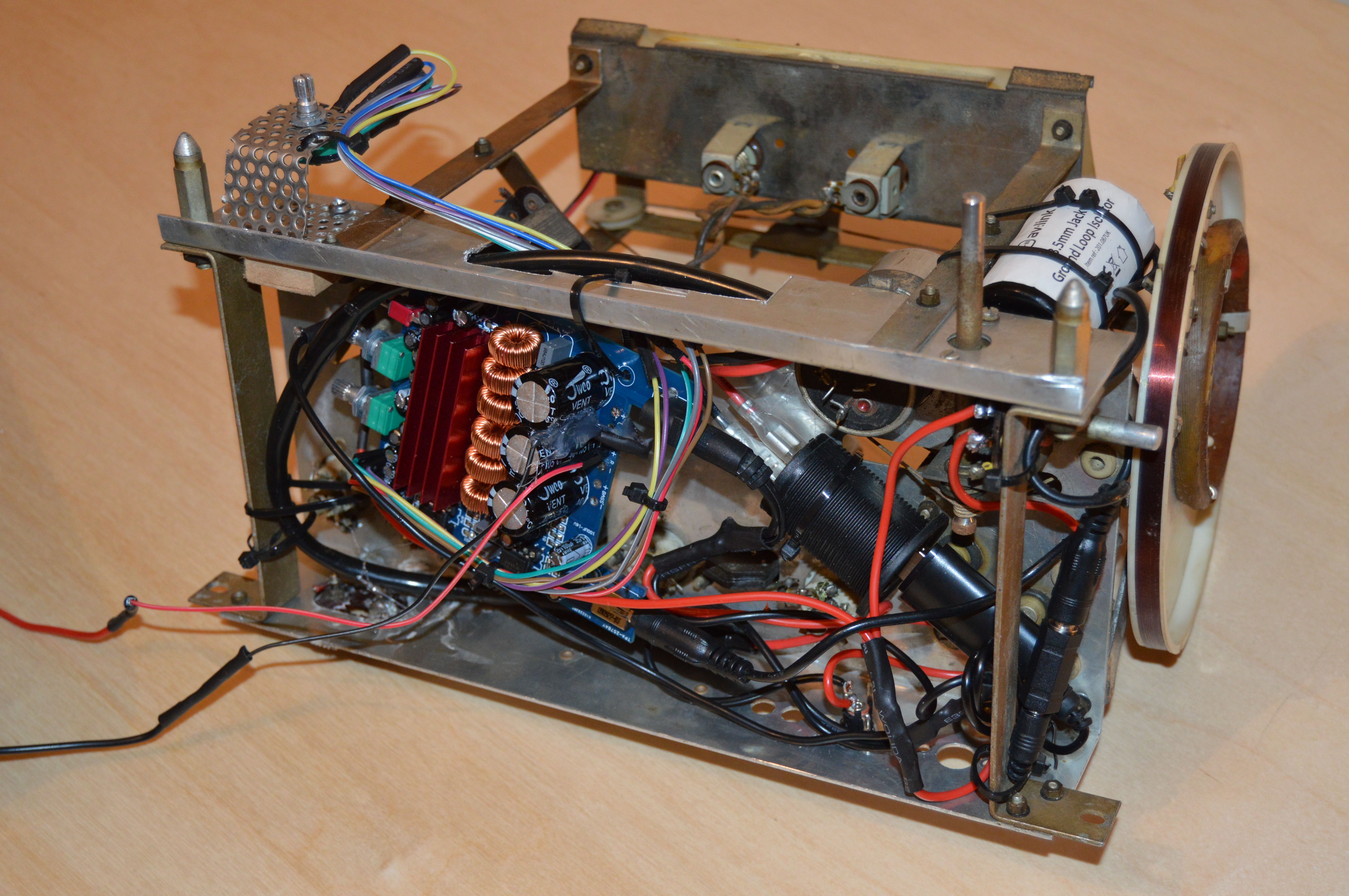 Retro-Mod - Bluetooth Speaker Madness : 8 Steps (with Pictures ...