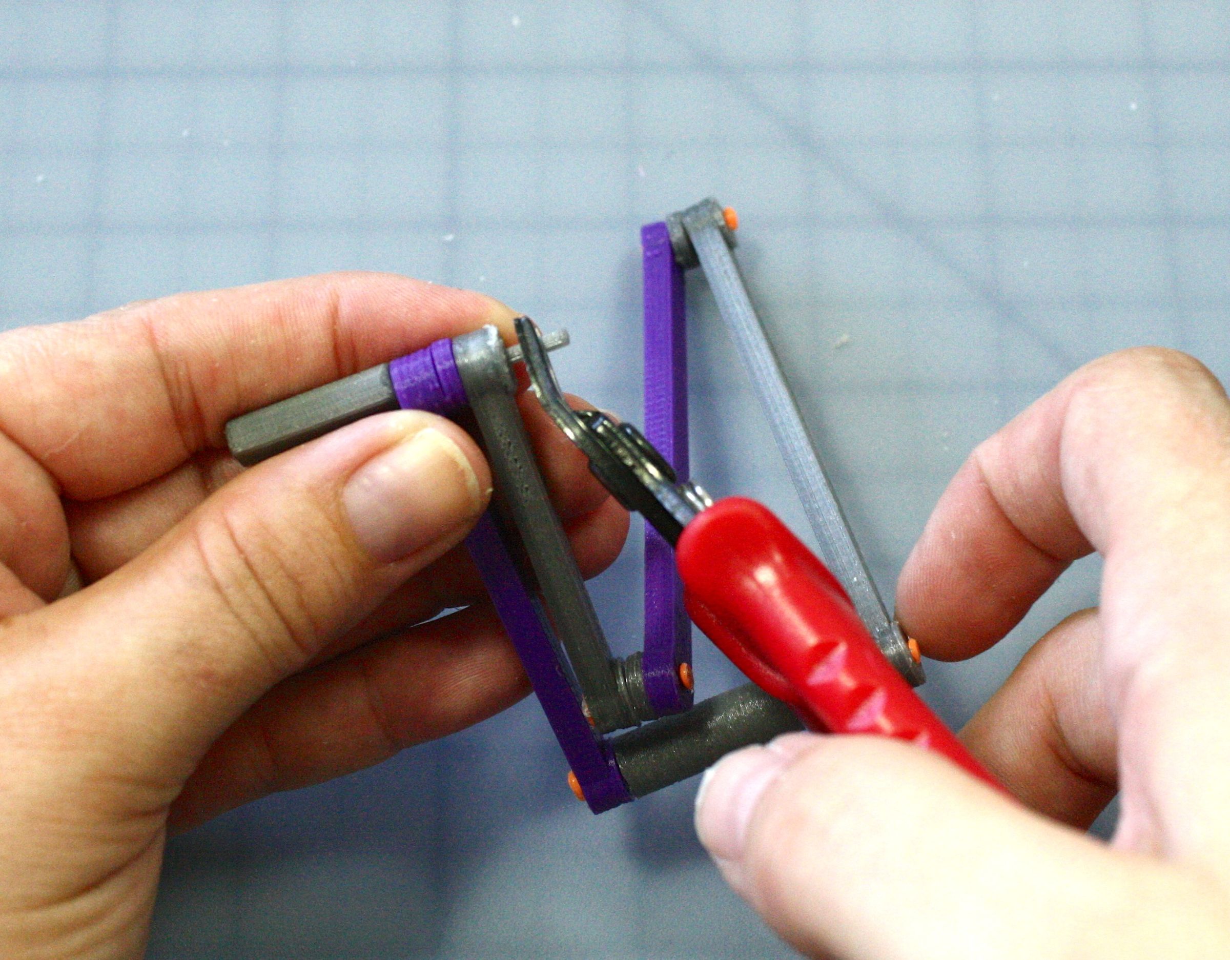 Mechanical Art Bots: Four-Bar Linkage Mechanism : 8 Steps (with ...