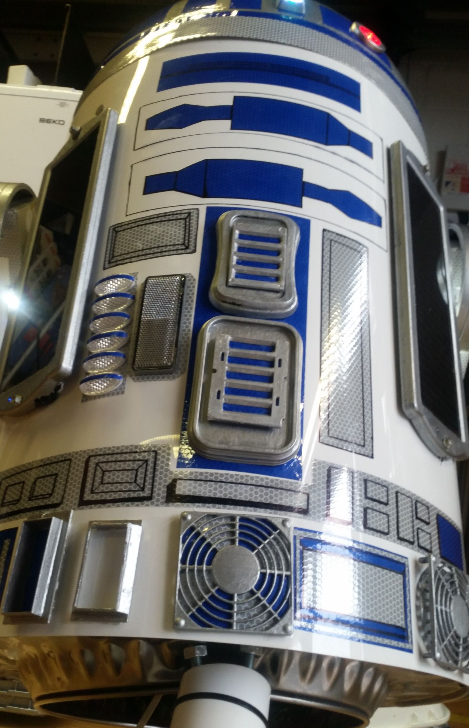 Solar Powered Recycled Full Size R2D2 Fully Functional - Instructables