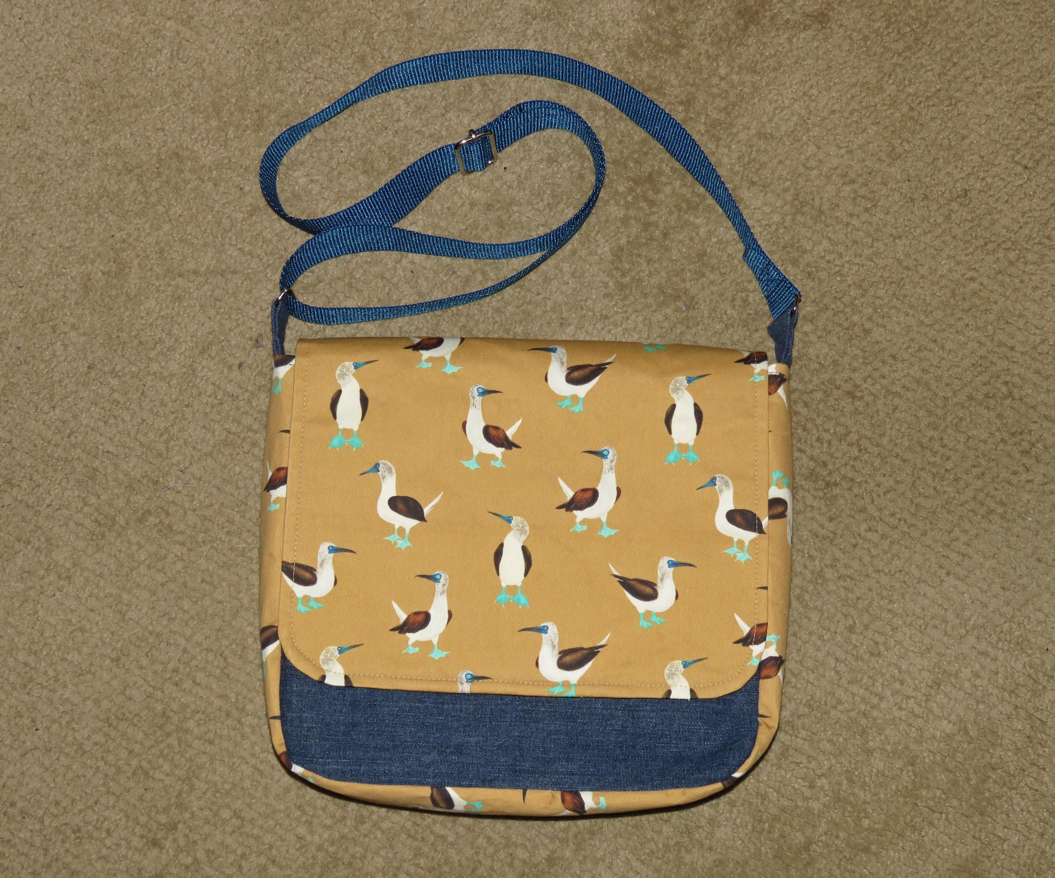 Adjustable Strap Messenger Bag With Upcycled Denim : 16 Steps (with ...