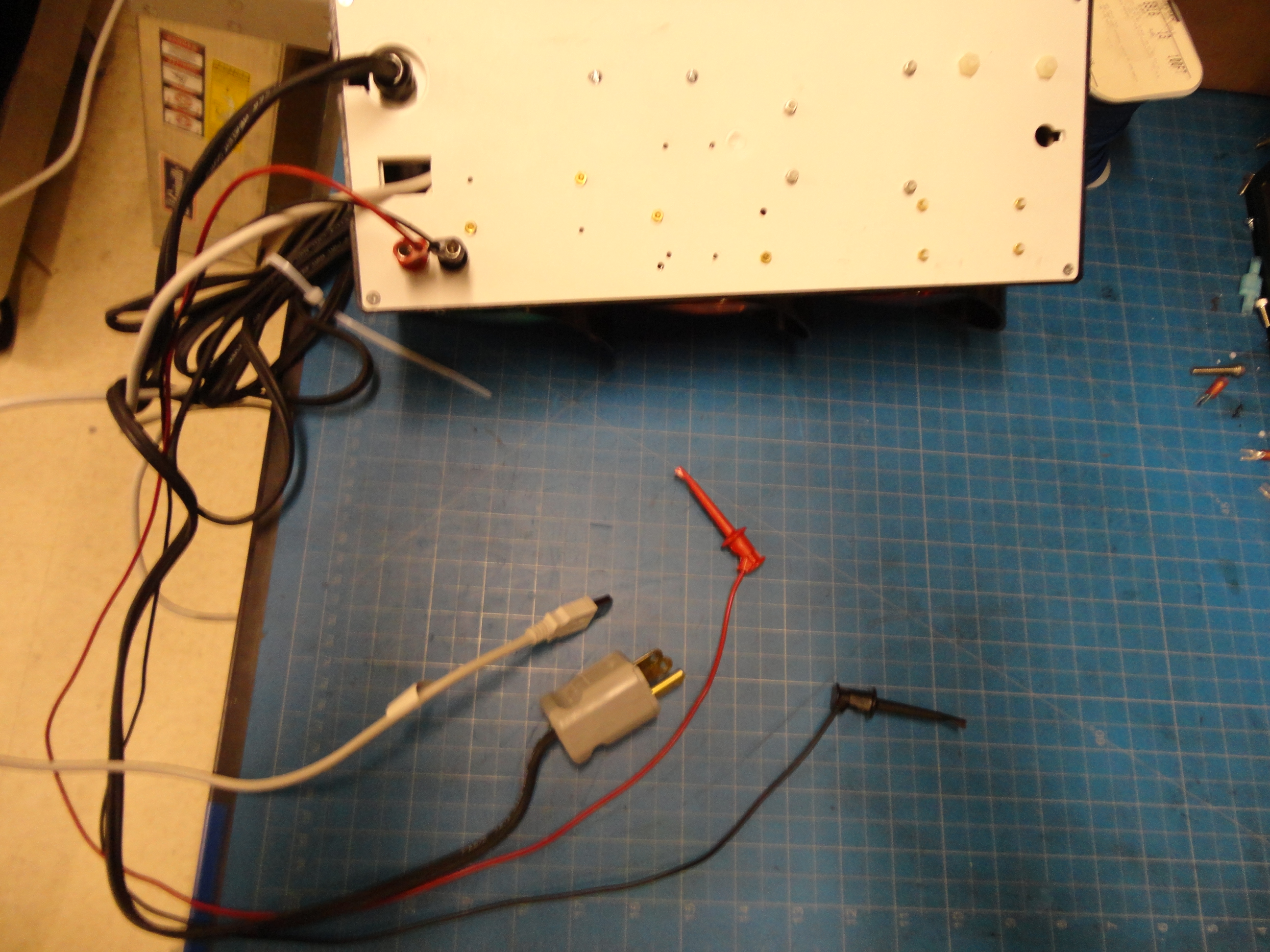 Safety Stoplight: the Easy, Arduino-powered, Voltage Warning Light : 3 ...