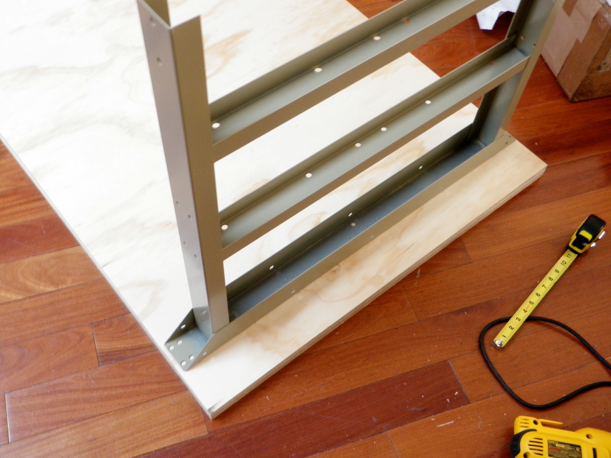 Simple Workbench : 9 Steps (with Pictures) - Instructables