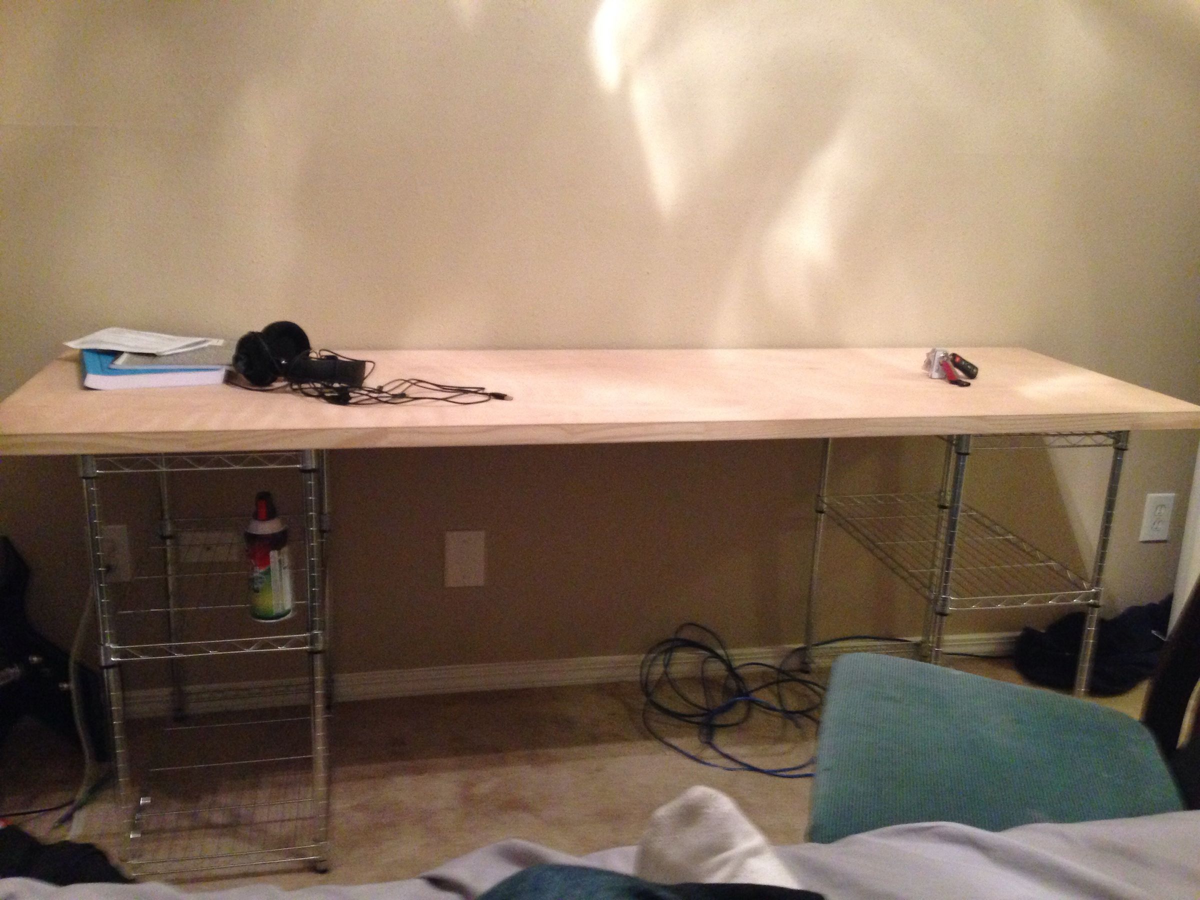 Cheap and Easy Desk : 5 Steps - Instructables