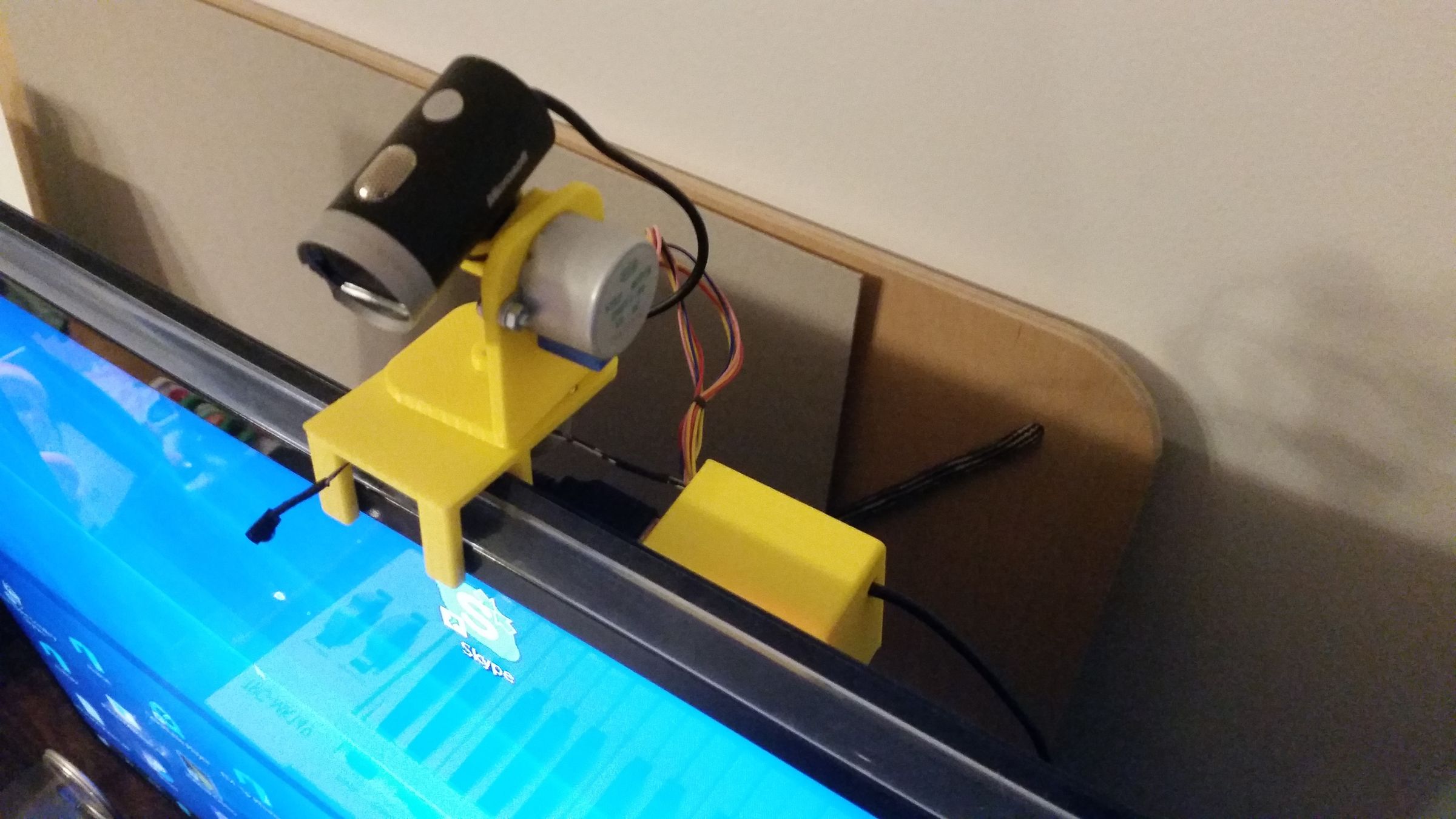 Remotely Controlled Webcam Pan&tilt : 7 Steps (with Pictures ...