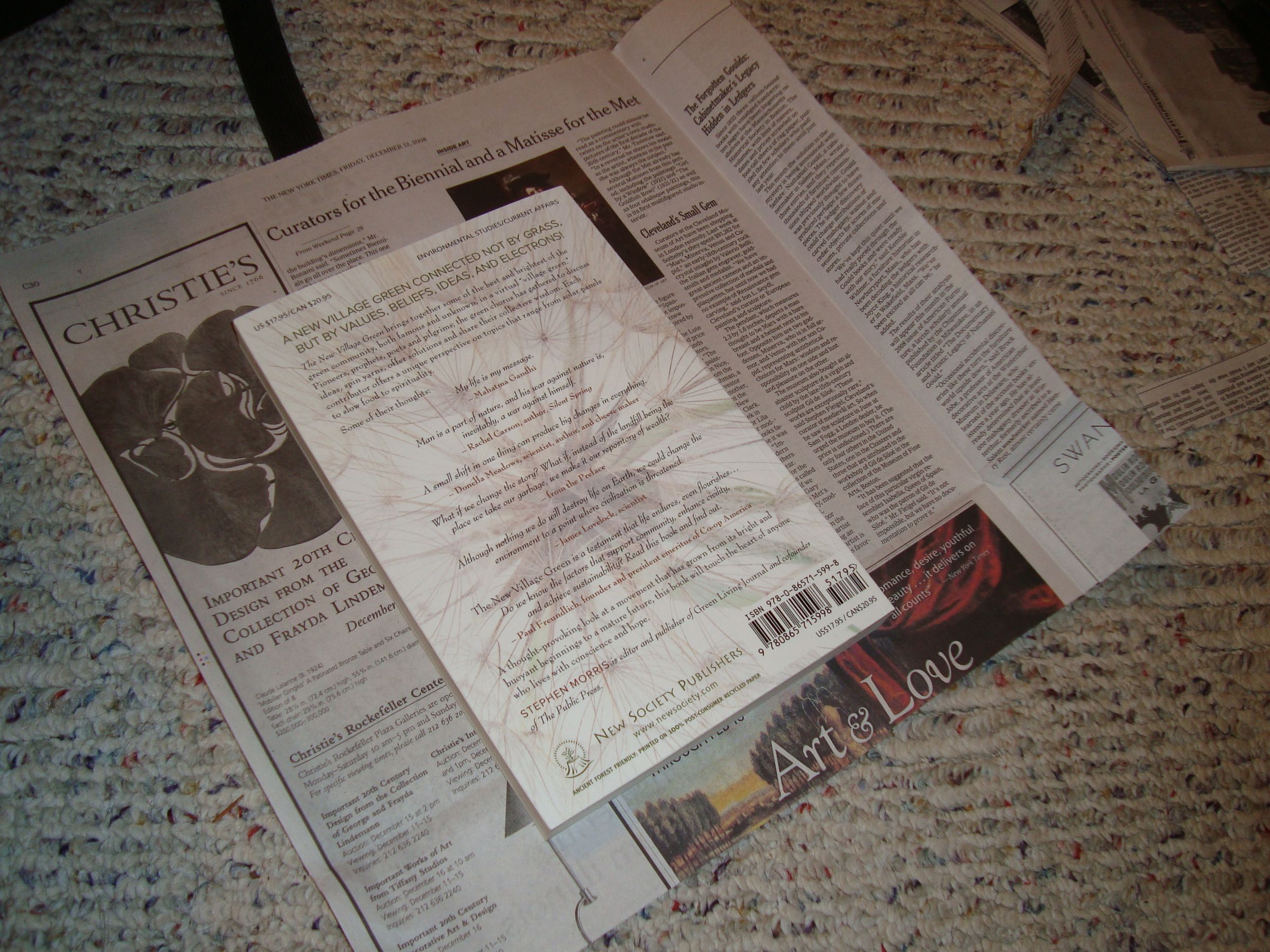 Gift-wrapping With Newspaper : 4 Steps - Instructables