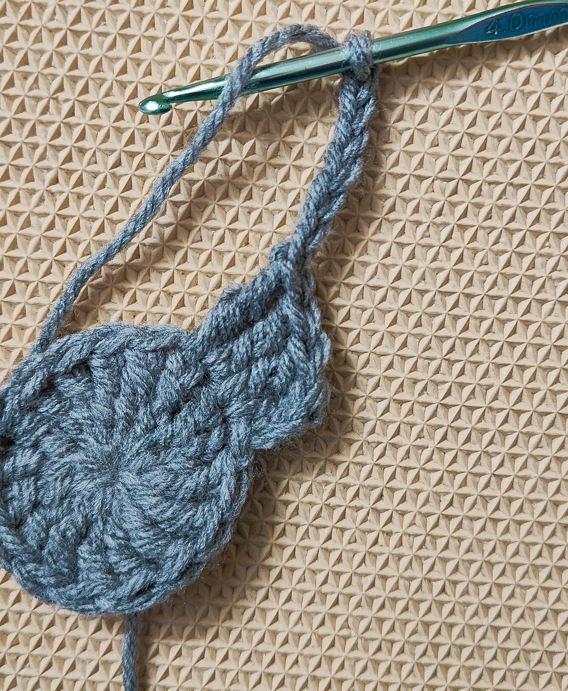 How to Crochet Easter Bunny Applique : 4 Steps (with Pictures ...
