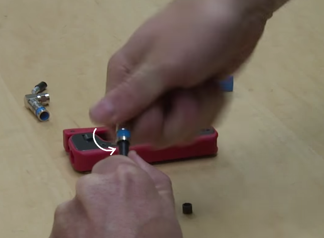 How to Terminate Coax Cable : 9 Steps - Instructables