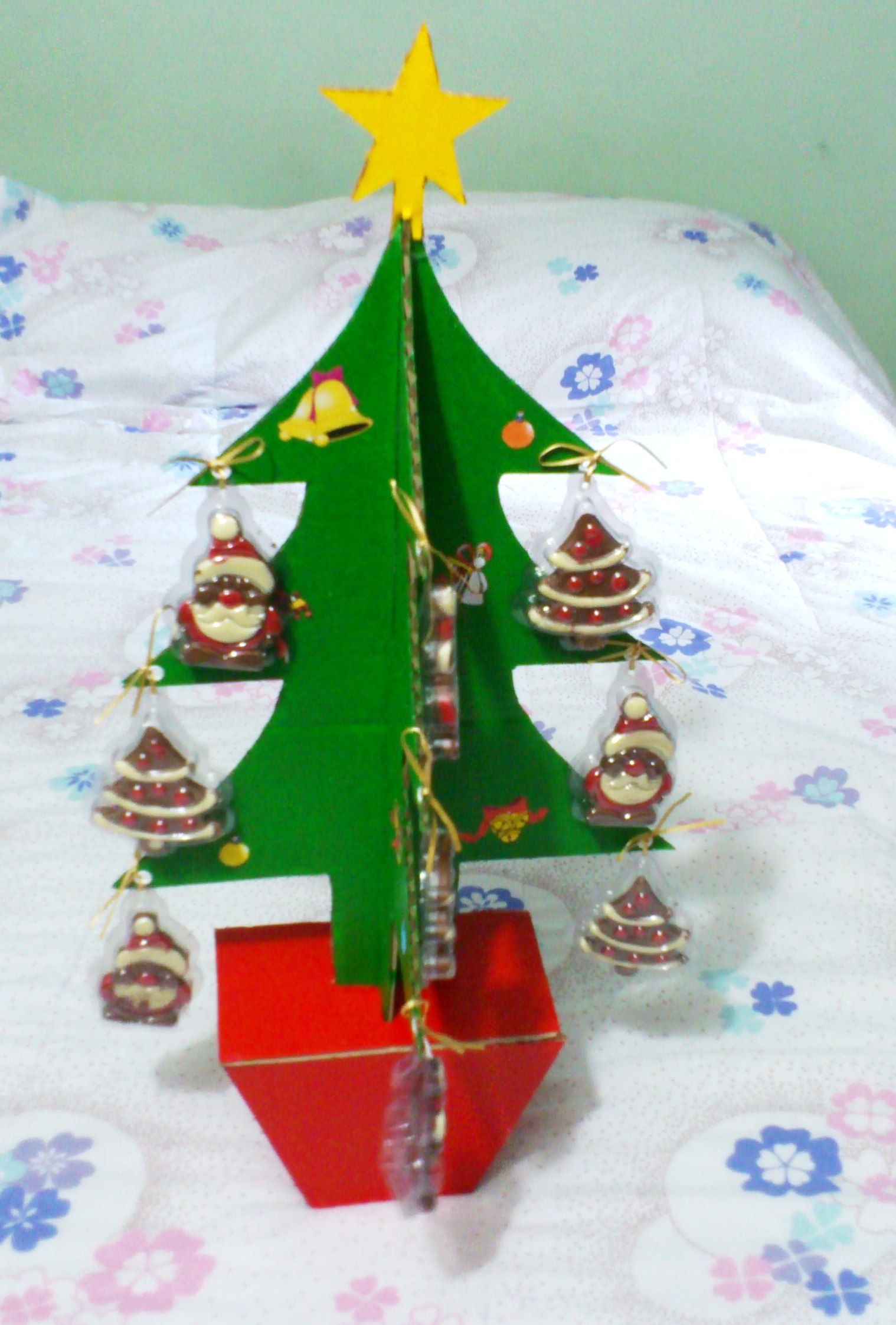 Cardboard Christmas Tree : 4 Steps (with Pictures) - Instructables