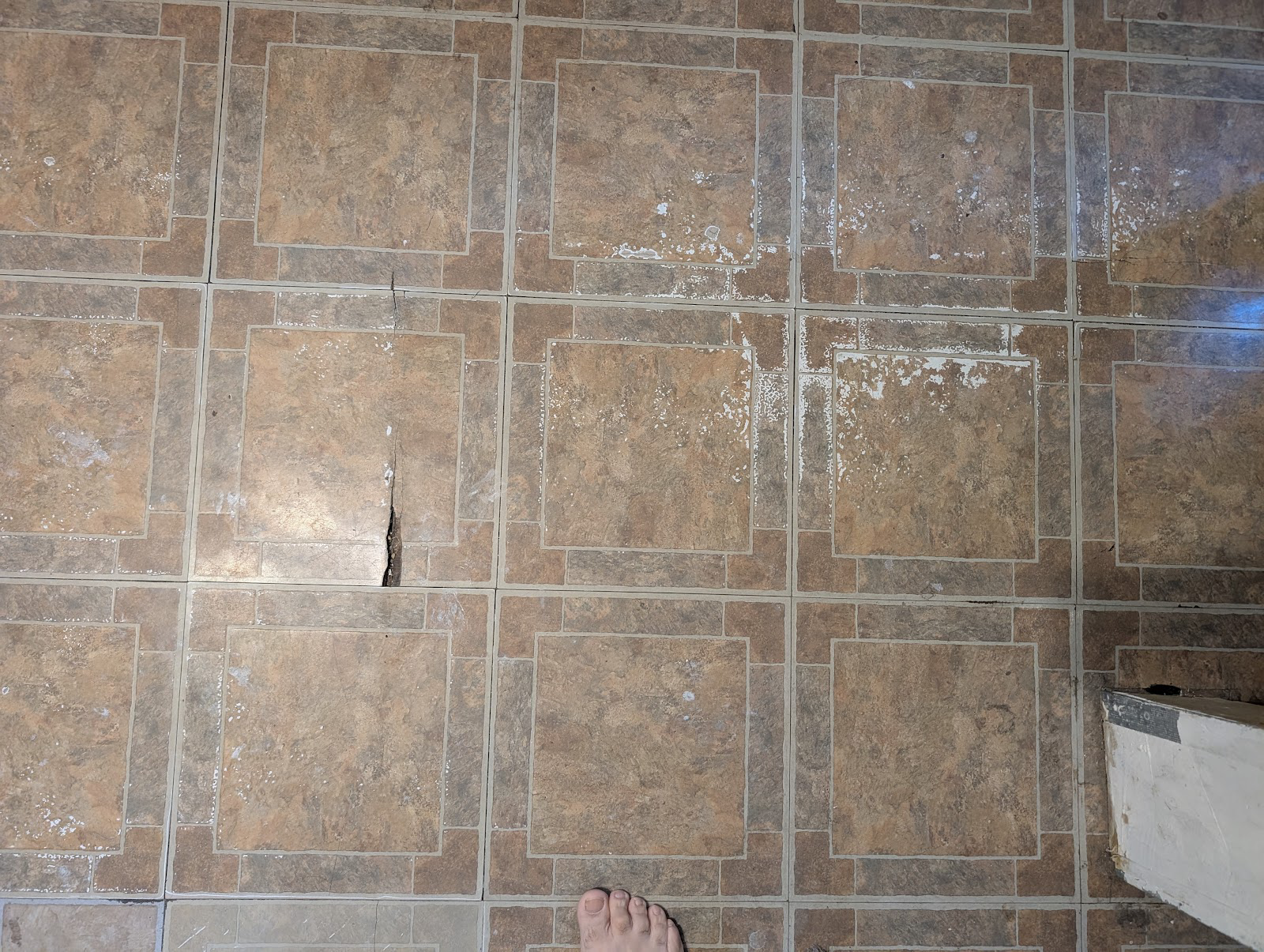 Replacing My Old Kitchen Floor With New Floor : 3 Steps - Instructables