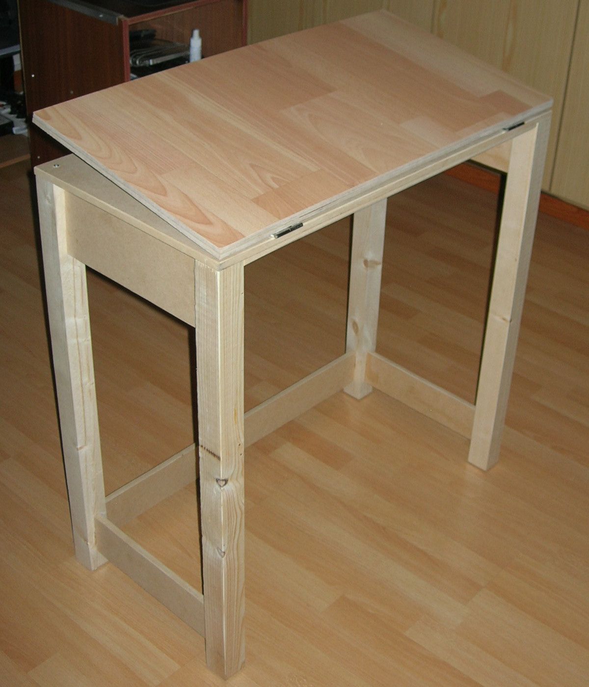Adjustable Drafting Table With Basic Tools and Materials : 4 Steps ...
