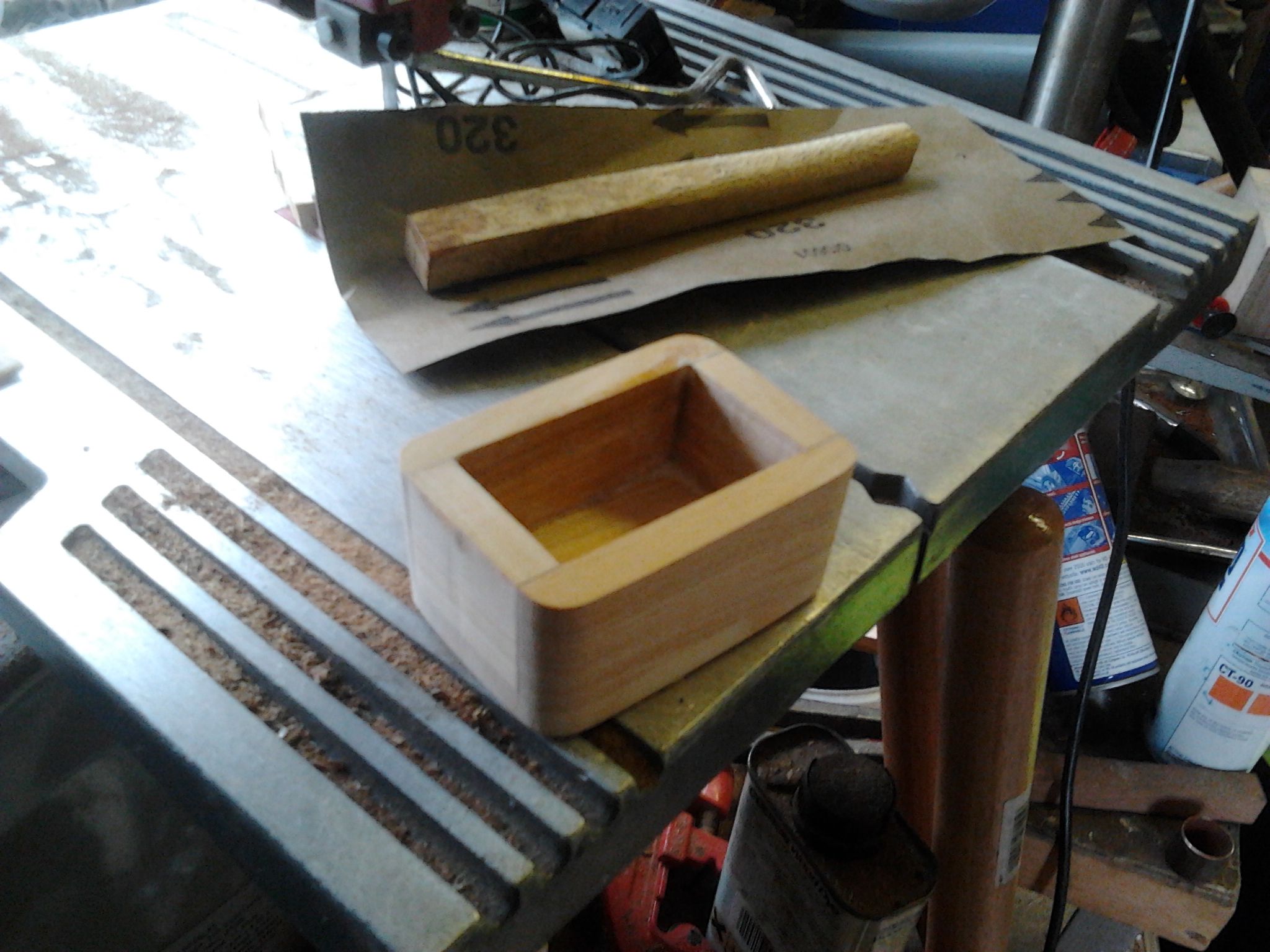 Wooden Enclosure for a Digital Thermometer. - Instructables