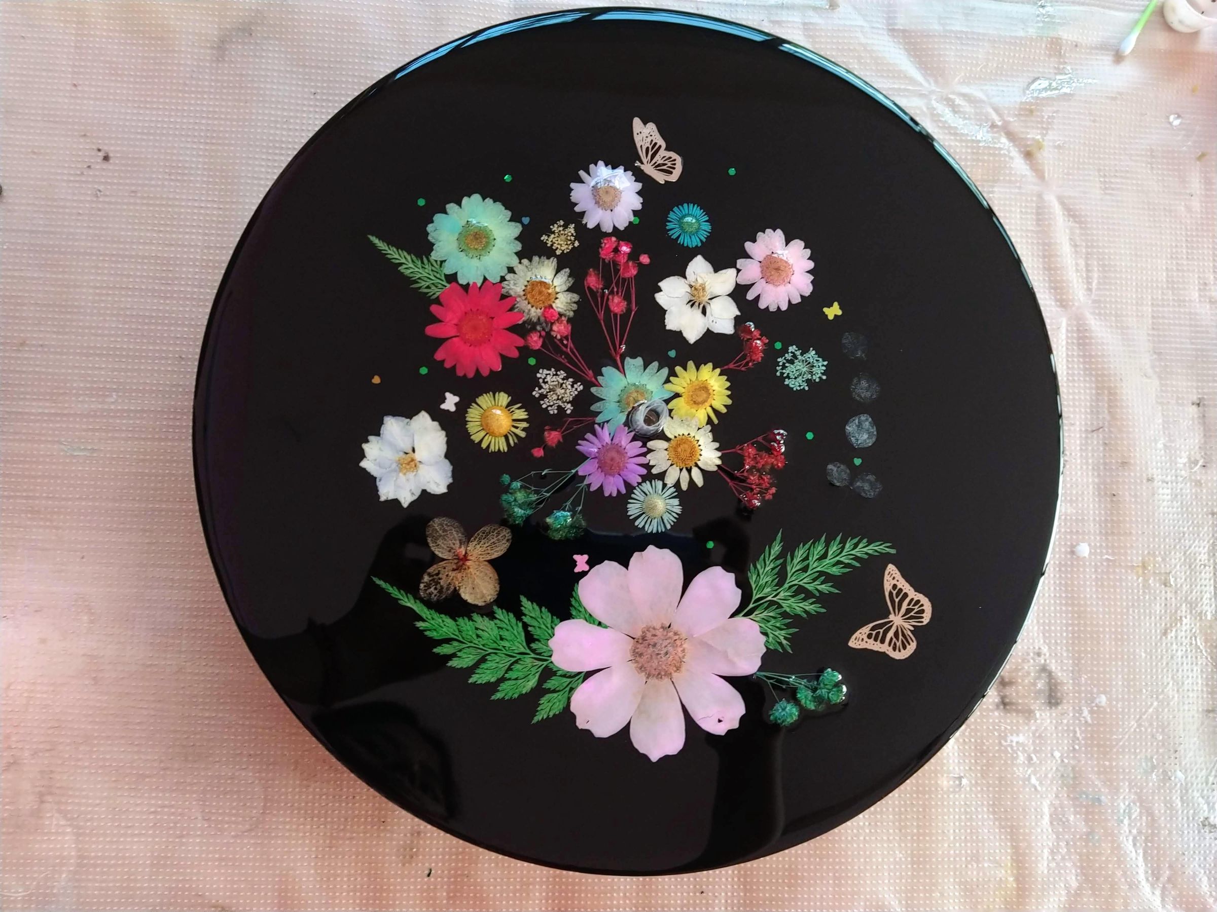 Glow in Dark Resin Floral Clock : 8 Steps (with Pictures) - Instructables