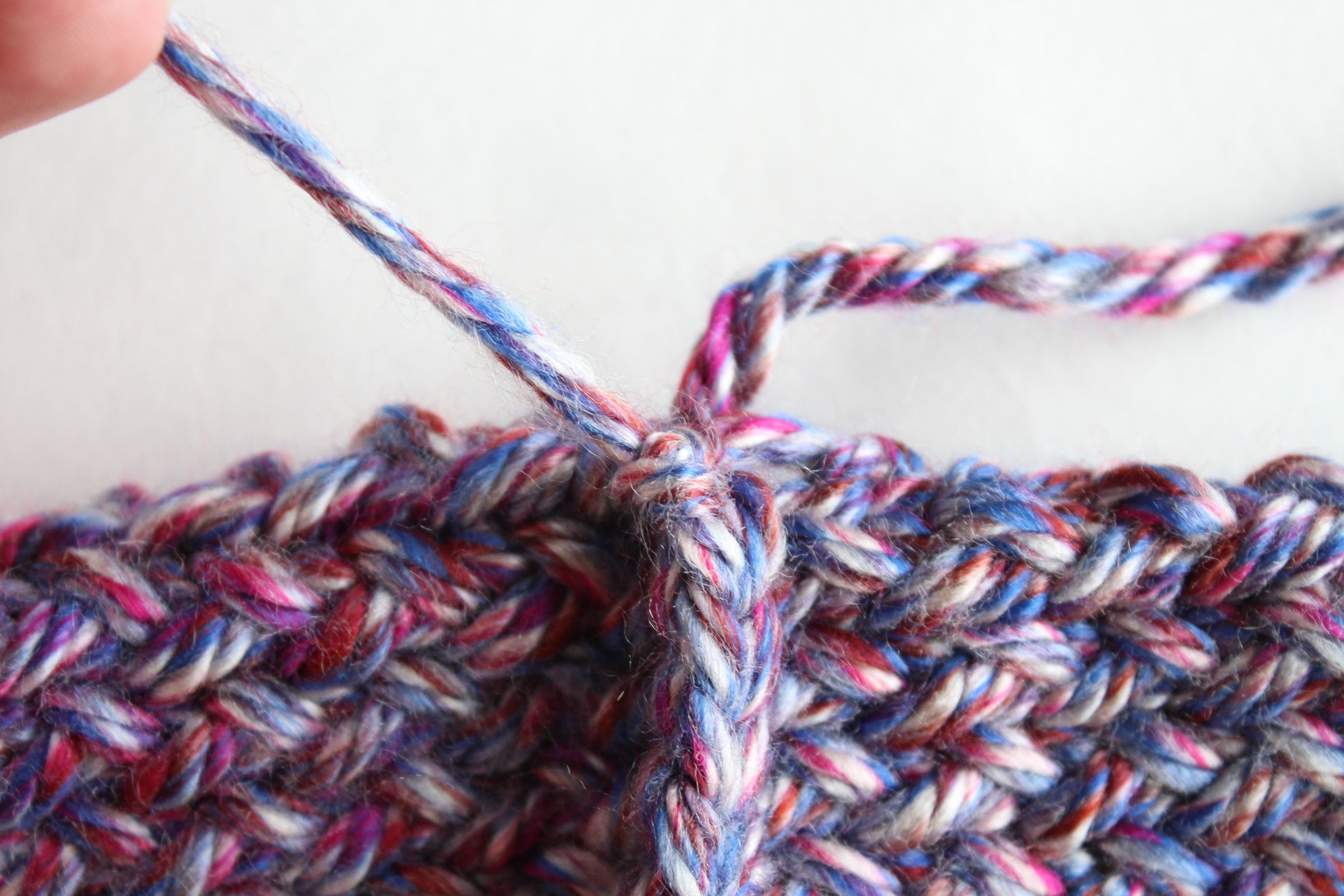How to Knit an Infinity Scarf on a Loom : 15 Steps (with Pictures ...