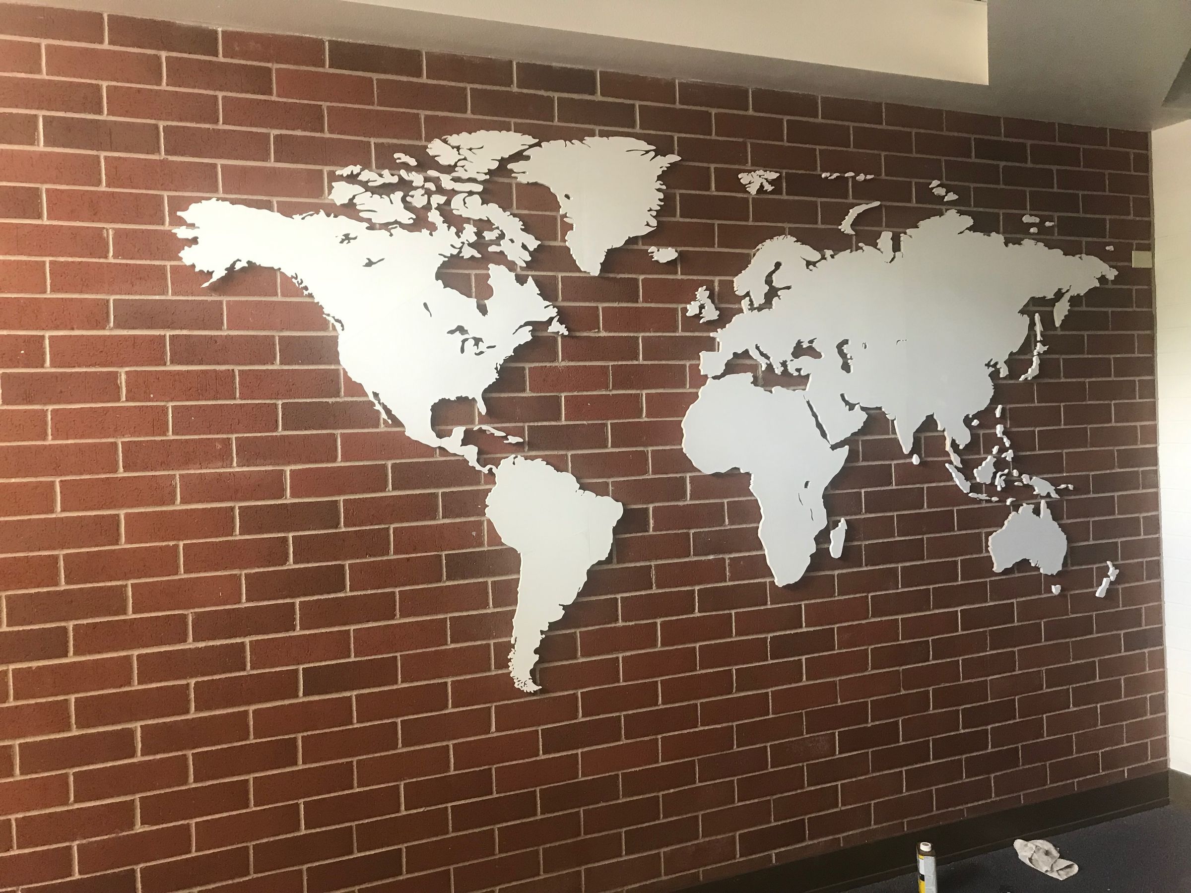 Smart World Map With Data Screens and DMX Programmable Lighting : 7 ...