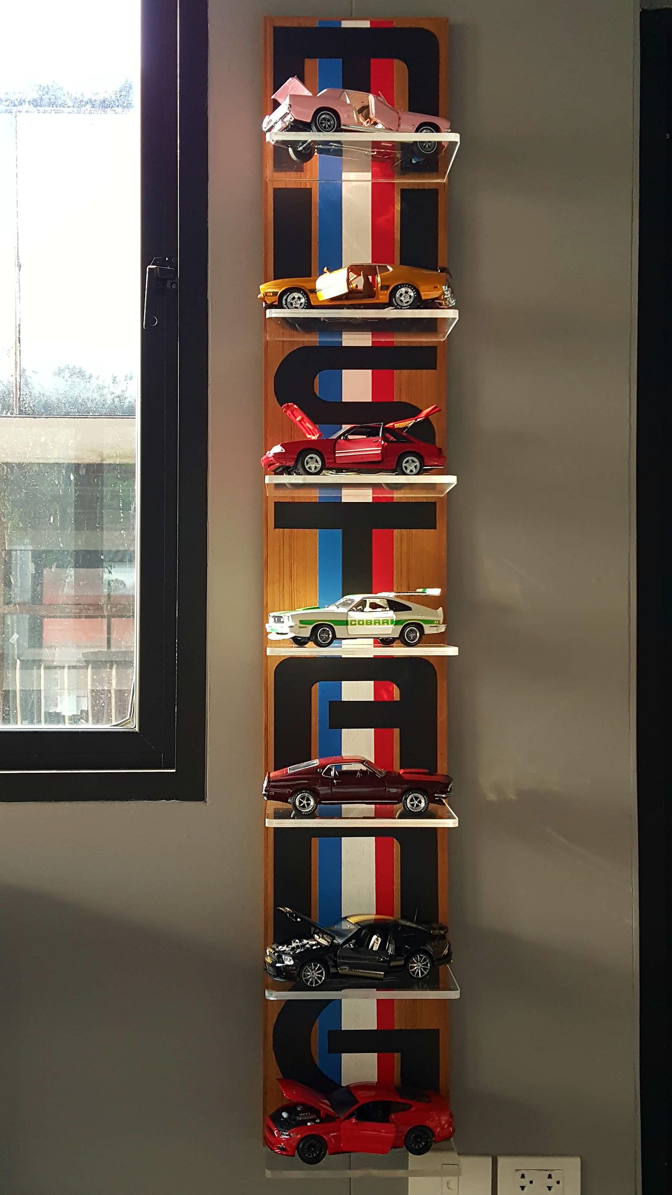 MUSTANGs Shelf : 3 Steps (with Pictures) - Instructables