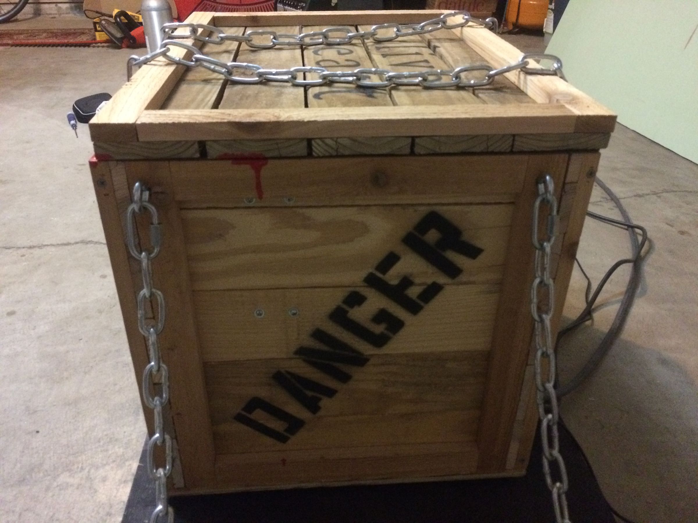 Monster-In-A-Box Halloween Prop (Part 2, the Guts) : 9 Steps (with ...