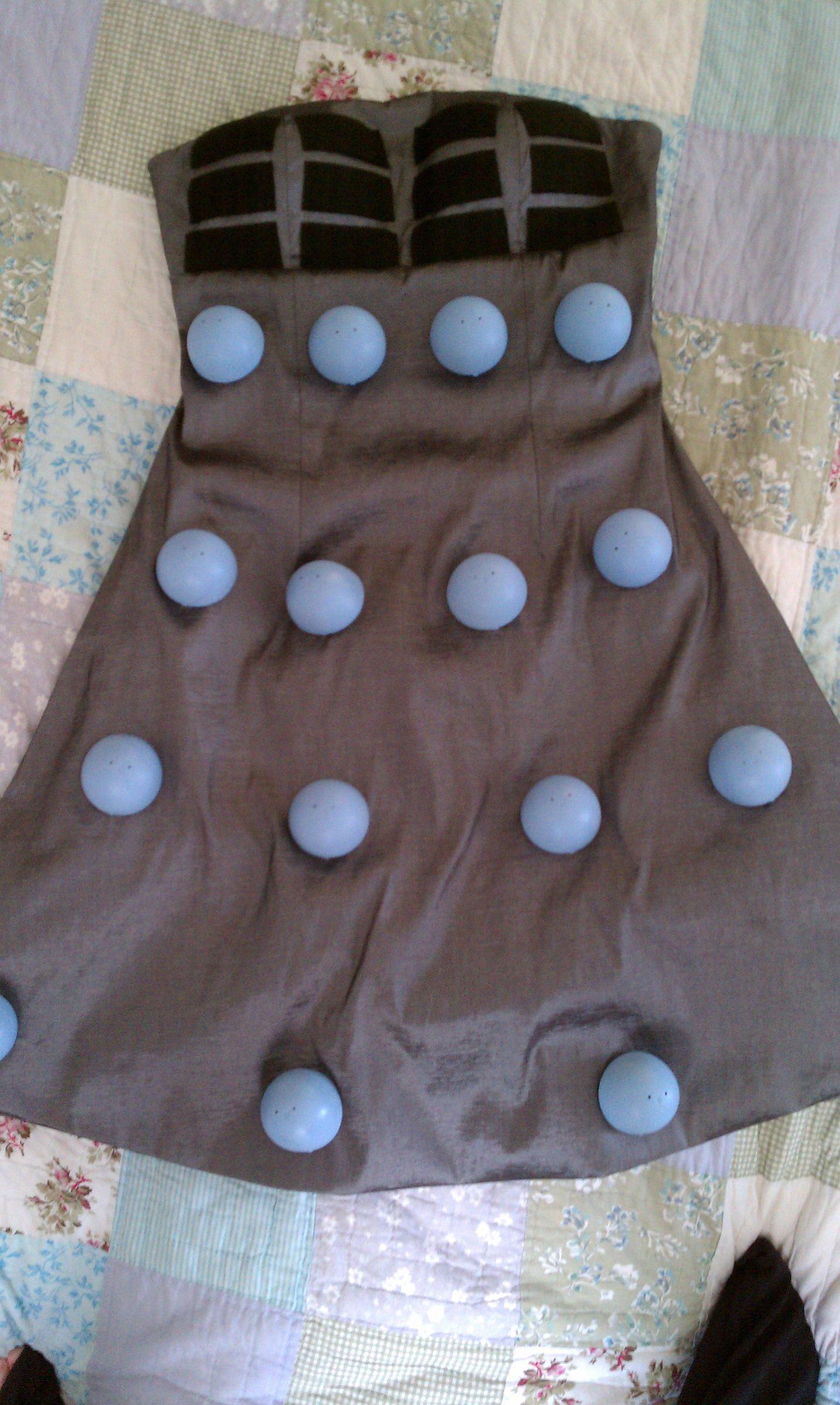 Doctor Who Dalek Dress : 5 Steps (with Pictures) - Instructables