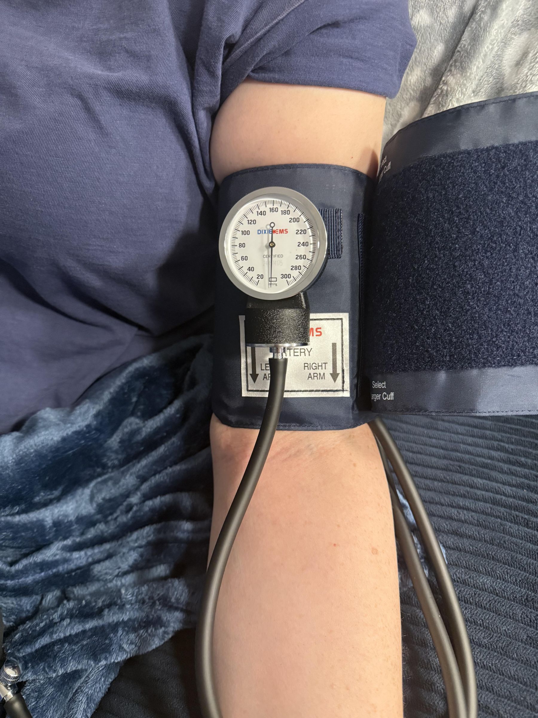 How to Measure Blood Pressure Using a Cuff and Stethescope : 10 Steps ...