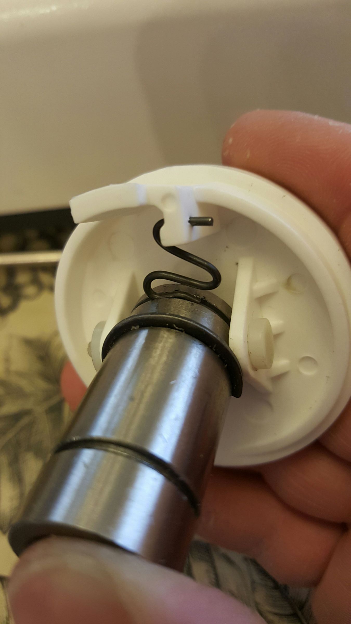 Repair a Broken Singer 57825C Handwheel Clutch Plate. : 13 Steps (with ...