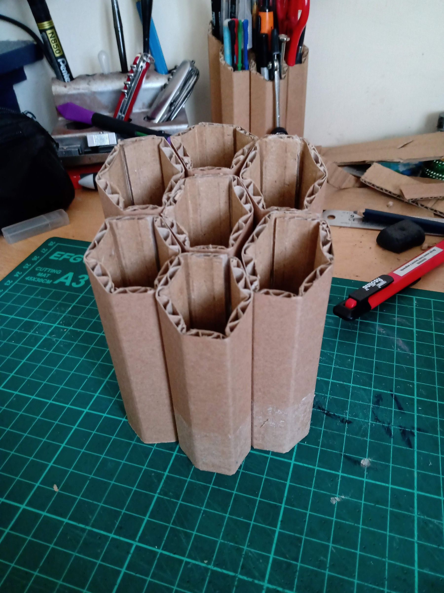 Cardboard Desk Tidy : 10 Steps (with Pictures) - Instructables