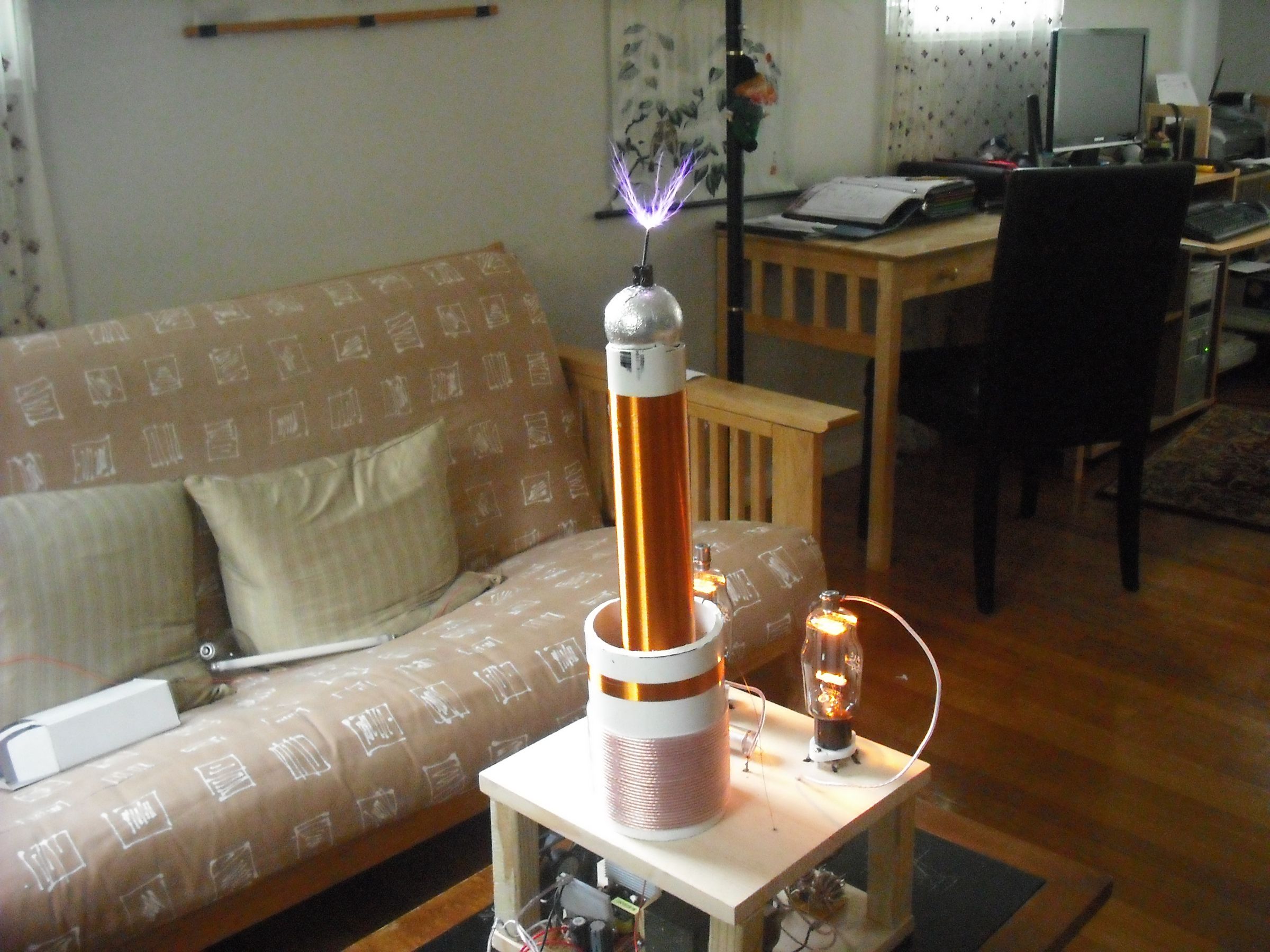 How to Build a Vacuum Tube Tesla Coil (VTTC) : 10 Steps (with Pictures ...