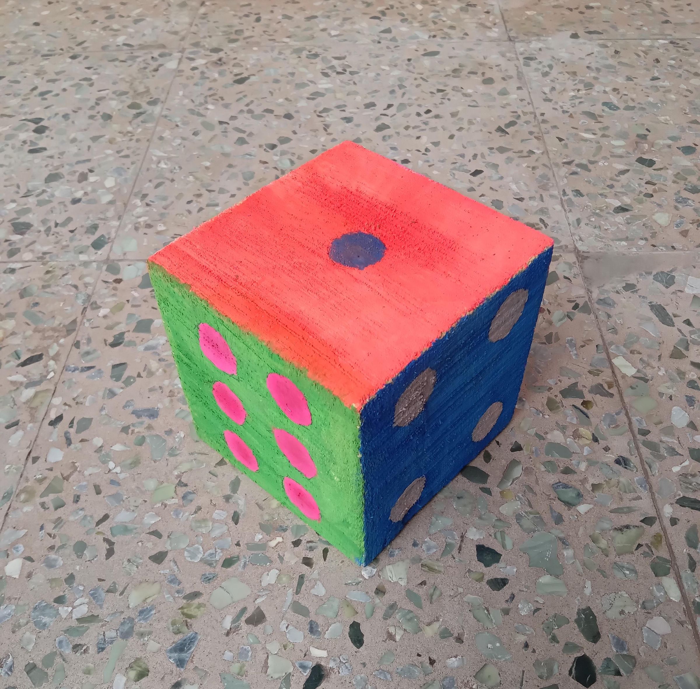 Dice Larger Than Normal Dice : 7 Steps - Instructables