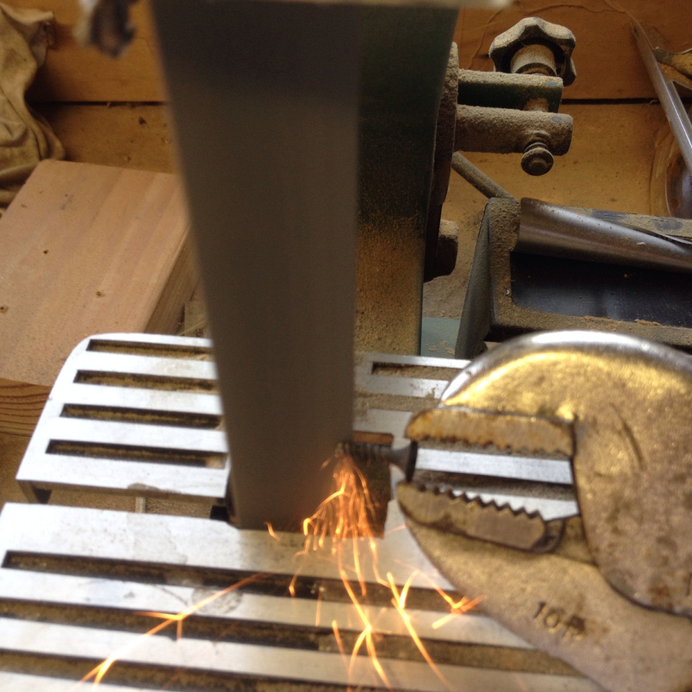 Circle Cutting Jig for Table Saw : 10 Steps (with Pictures) - Instructables