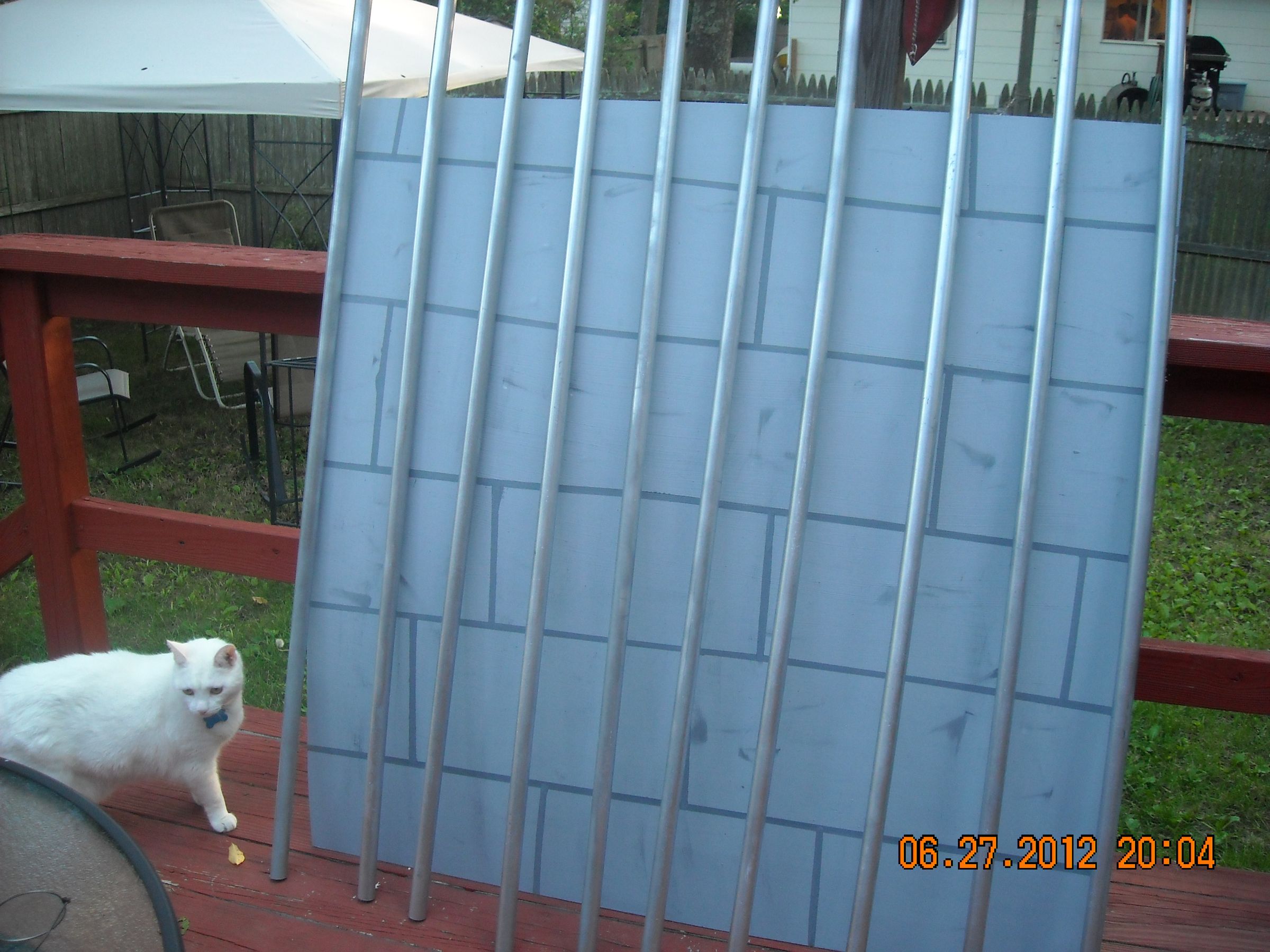 Fake Jail Cell Prop for Pictures : 8 Steps - Instructables