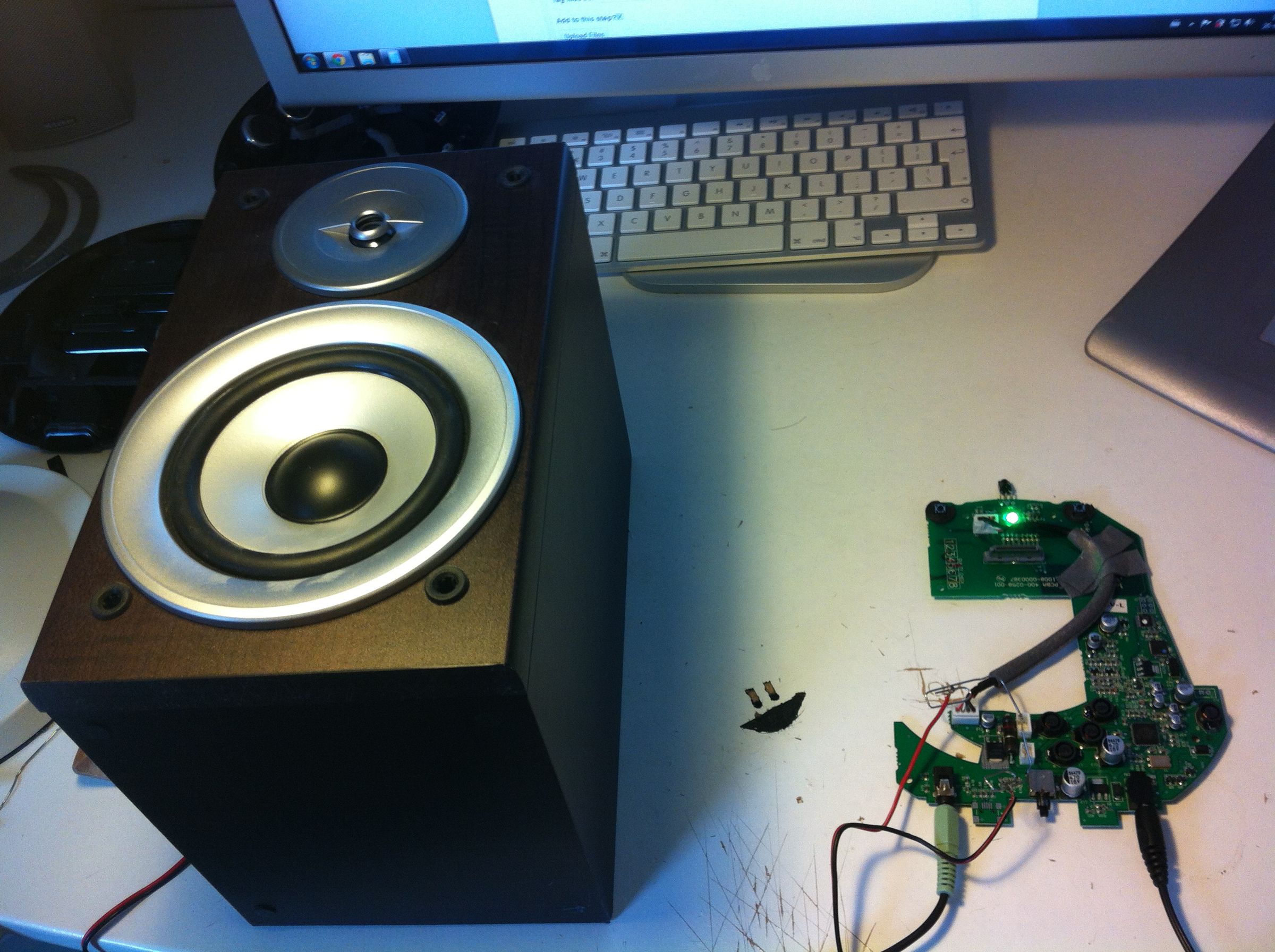 Connecting Normal Speakers to a JBL on Stage IIIp (Portable Speaker ...