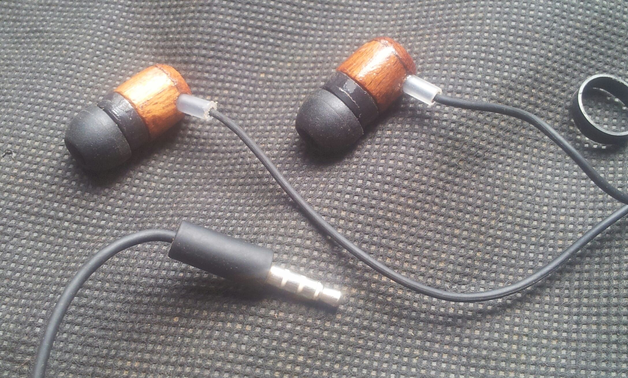 Home Made Wooden Earphones : 6 Steps (with Pictures) - Instructables