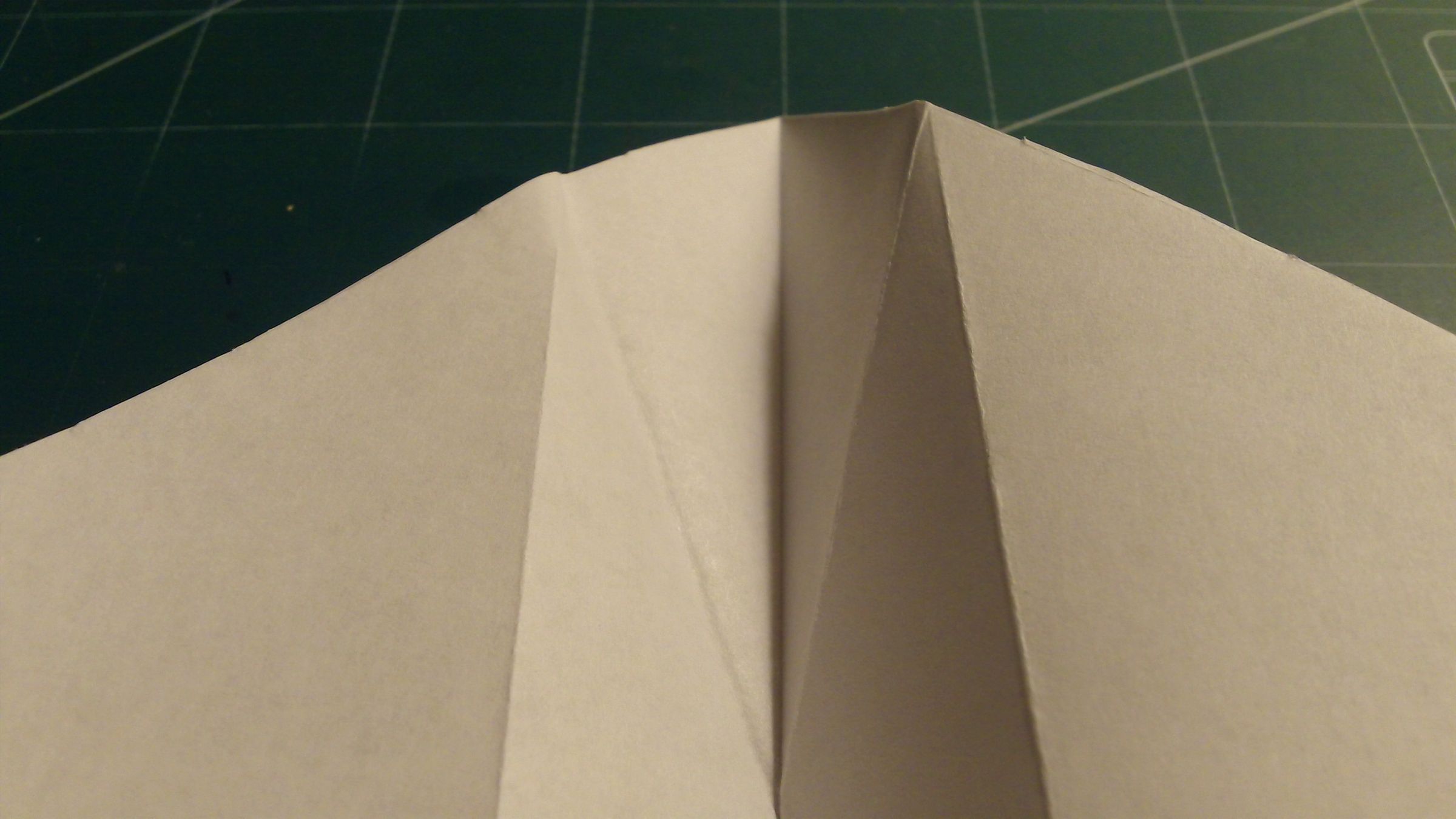 How to Make the Super Starstriker Paper Airplane : 7 Steps - Instructables