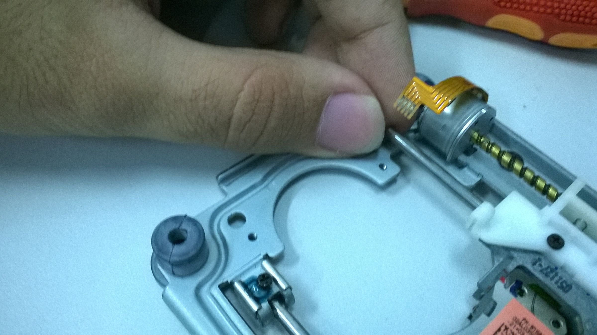 Disassembling a CD/DVD Reader and Reusing Its Parts : 12 Steps (with ...