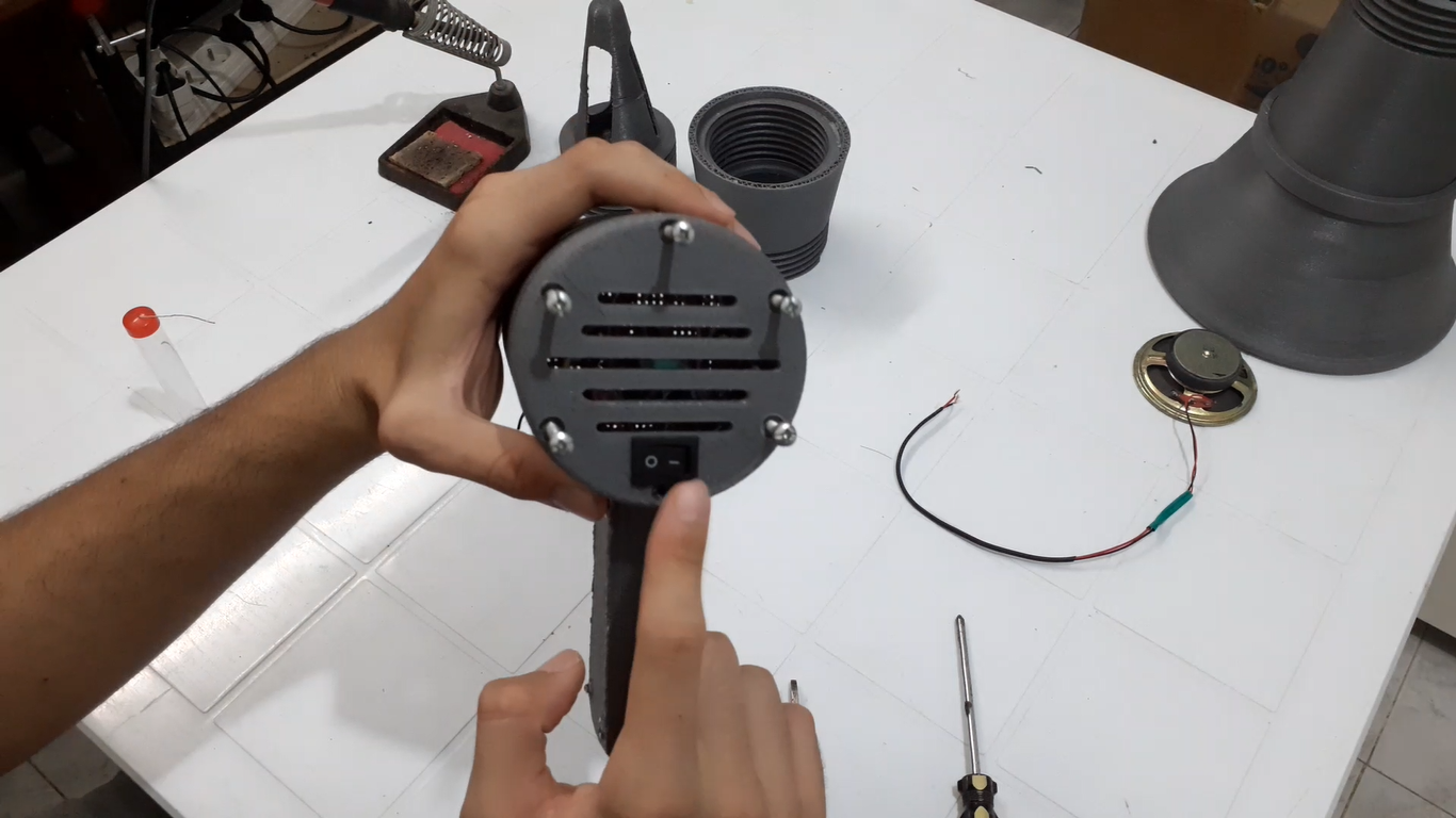 Make a Megaphone : 9 Steps (with Pictures) - Instructables