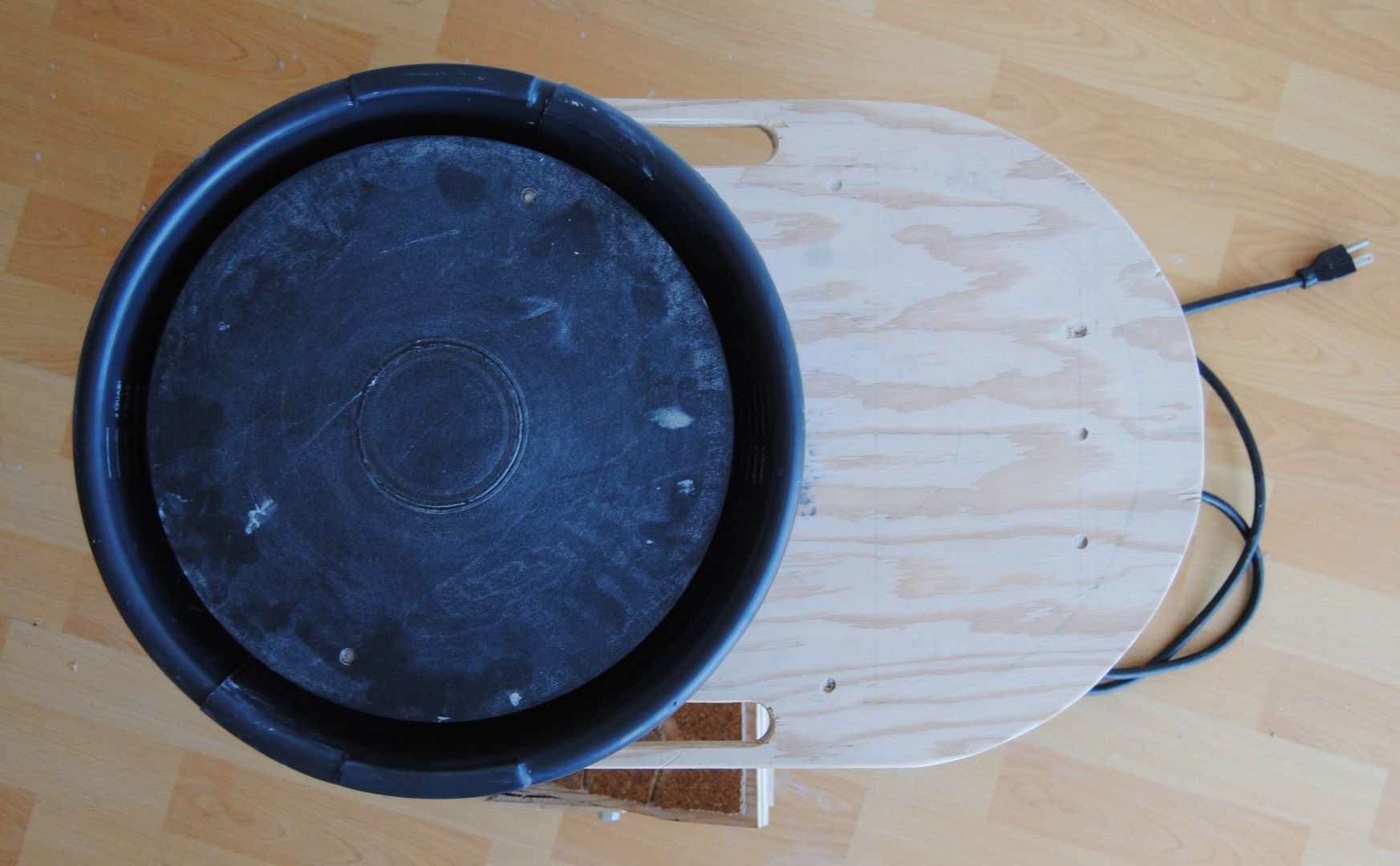 Potter's Wheel: Treadmill Motor : 5 Steps (with Pictures) - Instructables