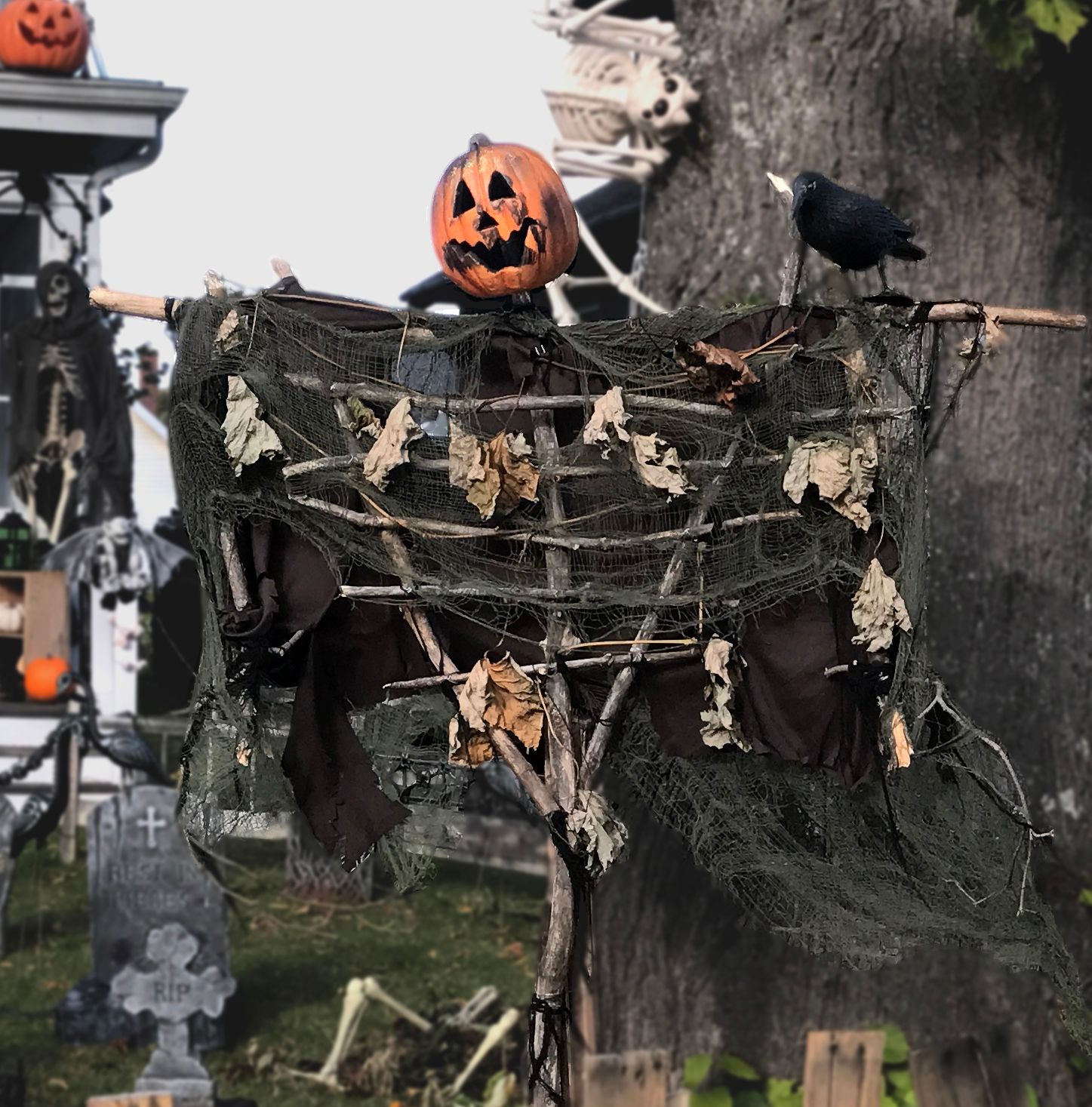 Halloween Pumpkin Scarecrow : 6 Steps - Instructables