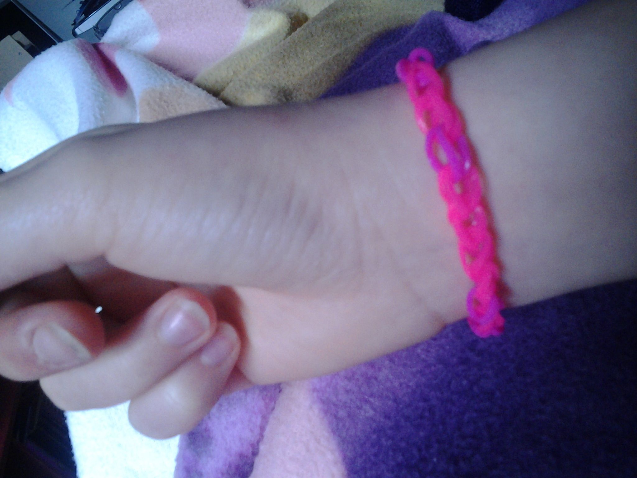 How to Make:single,rainbow Loom Braclets : 4 Steps - Instructables