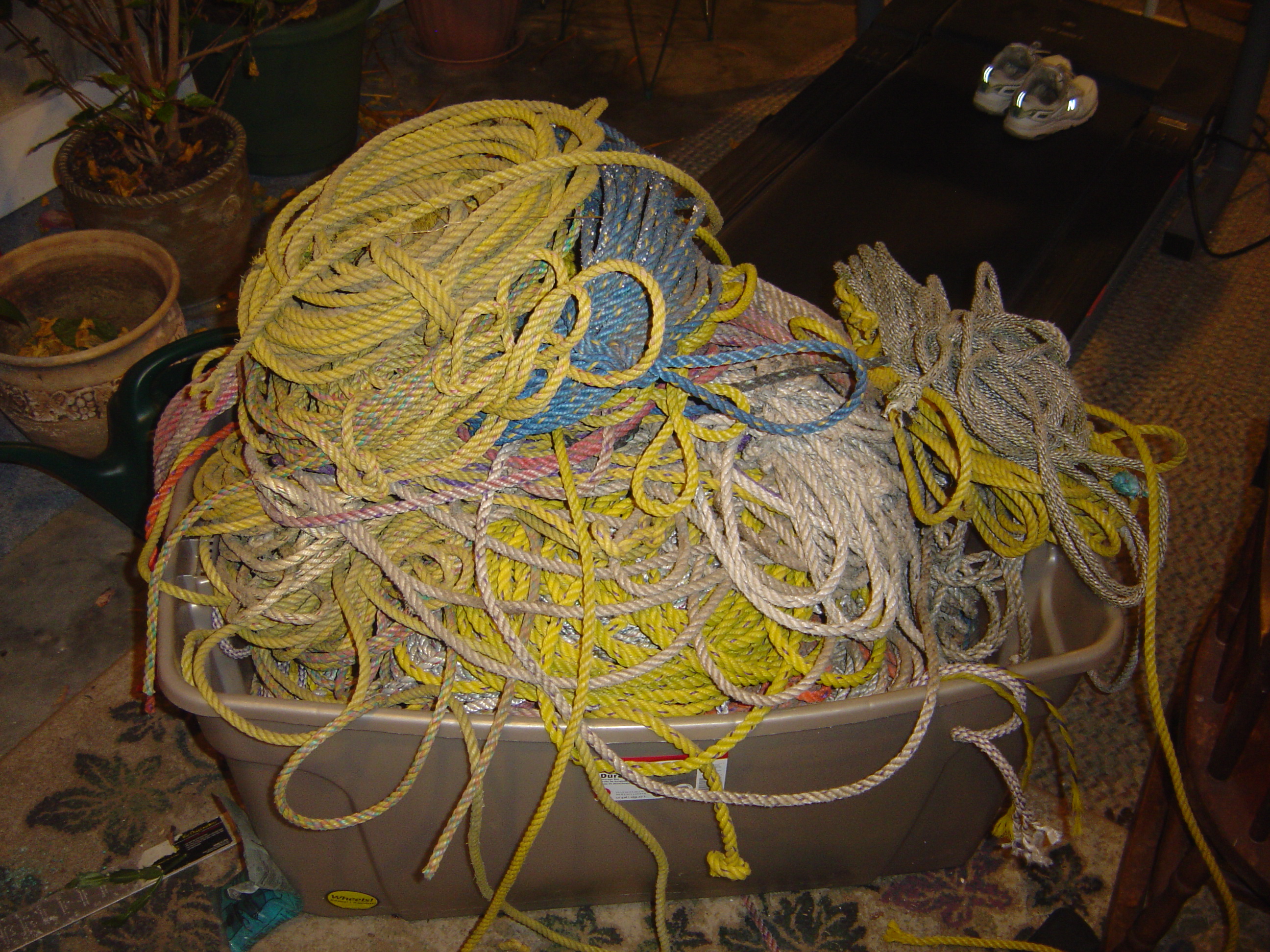 How to Make a Doormat Out of Recycled ROPE! : 9 Steps - Instructables