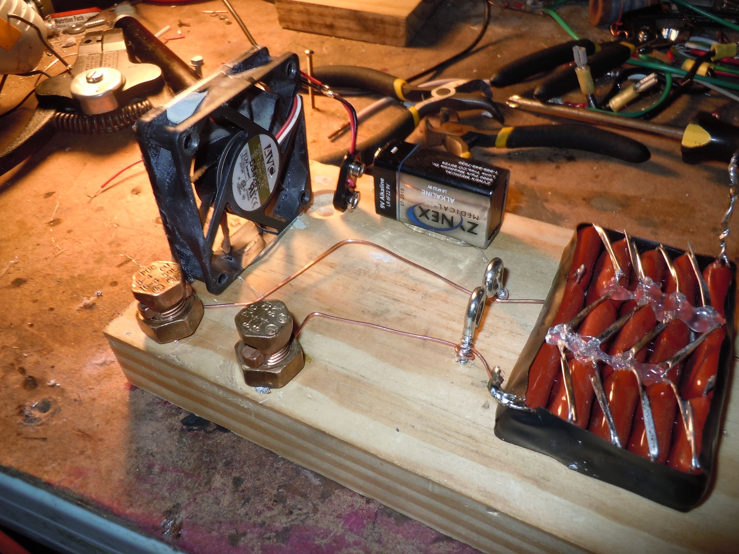 MINI TESLA COIL 50KV!!!! (revised) : 5 Steps - Instructables