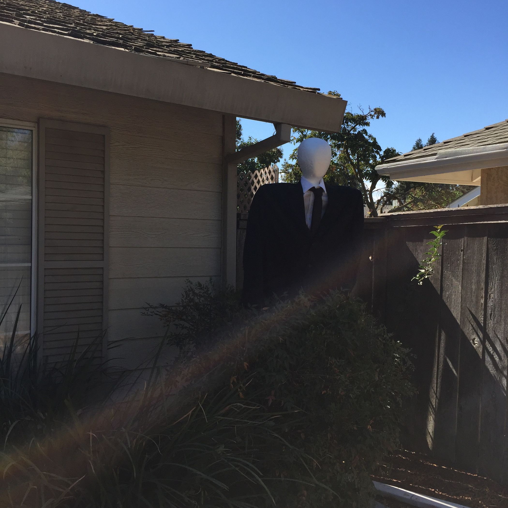 Slender Man Prop : 5 Steps (with Pictures) - Instructables