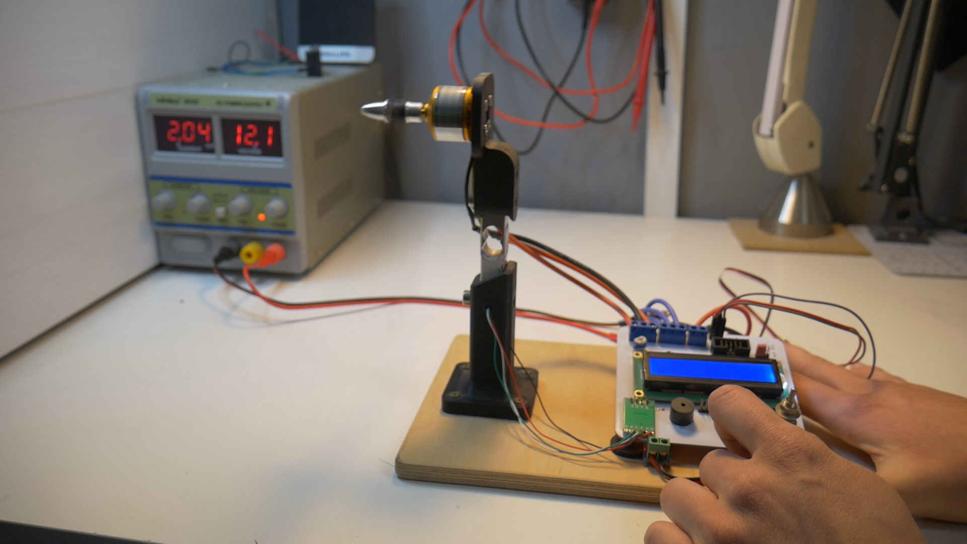 Brushless Motor Thrust Stand : 7 Steps (with Pictures) - Instructables