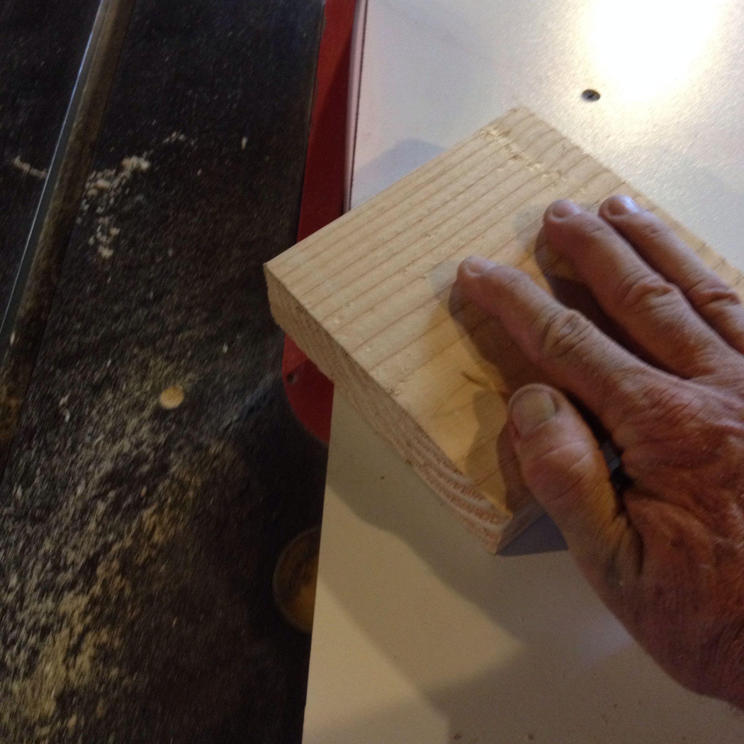 Circle Cutting Jig for Table Saw : 10 Steps (with Pictures) - Instructables