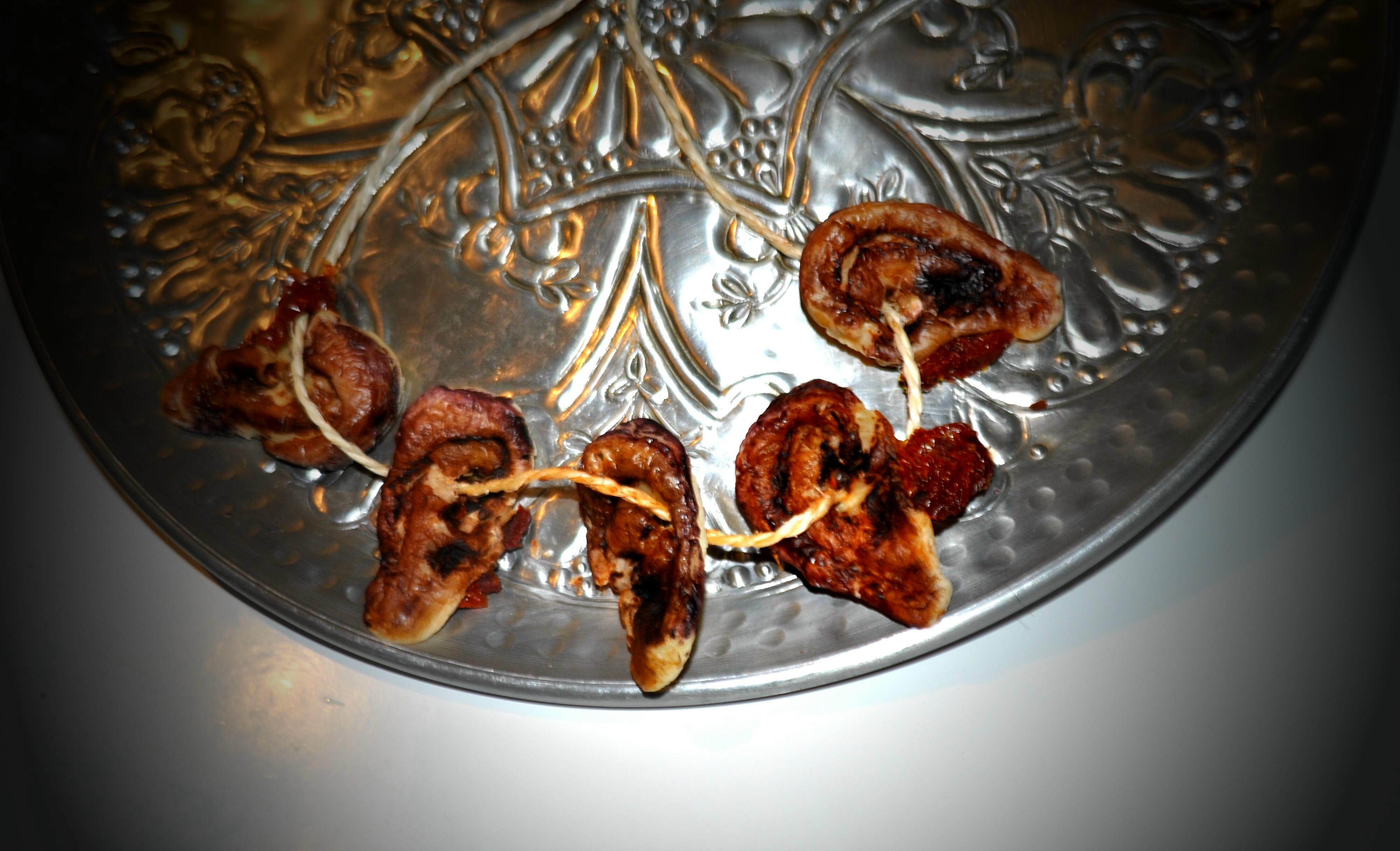 Zombie-Ear Necklace Snack (The Walking Dead) : 7 Steps (with Pictures ...