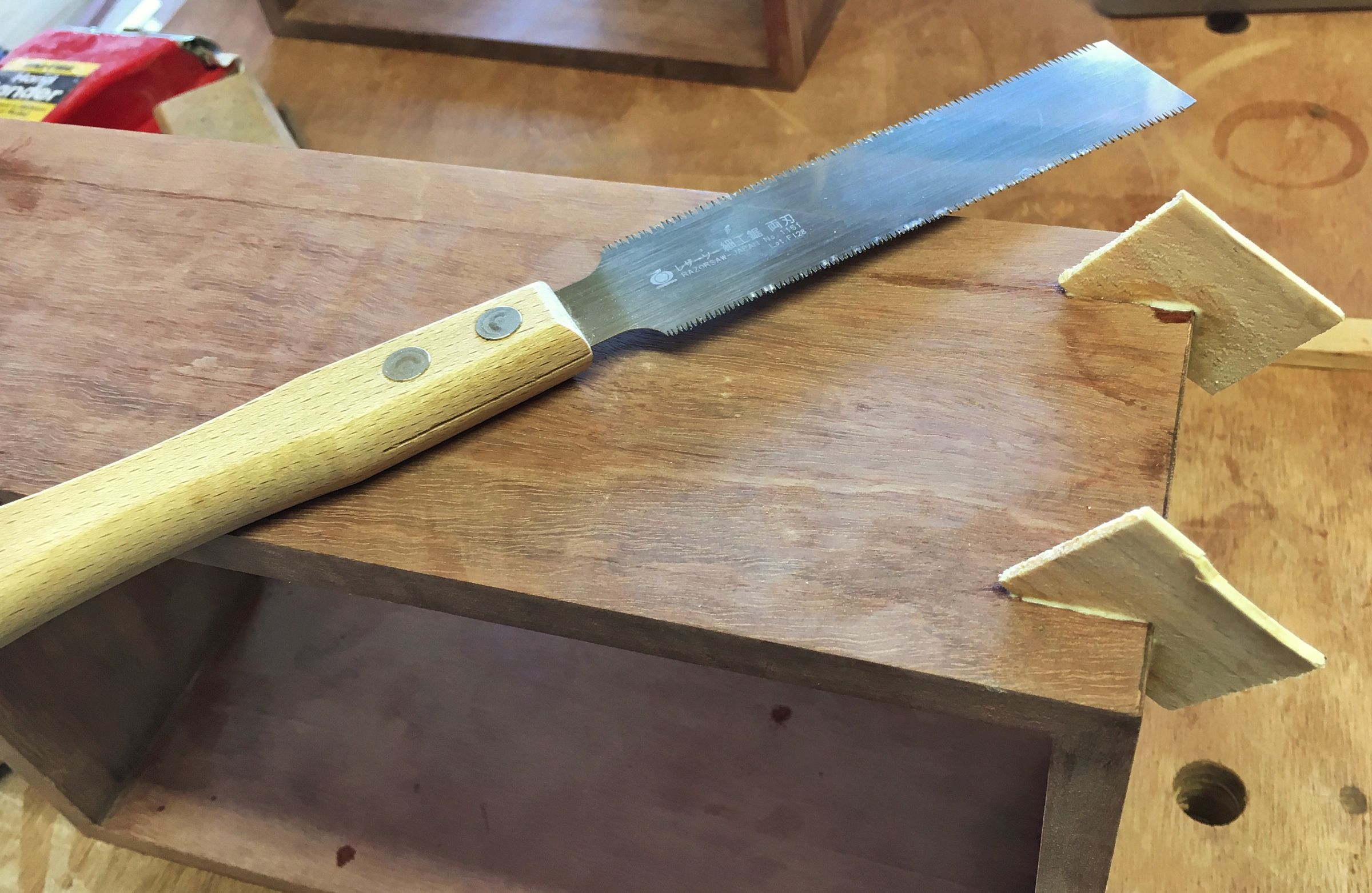 Adding Wooden Splines and Some Nice Feet to Your Wooden Boxes : 8 Steps ...