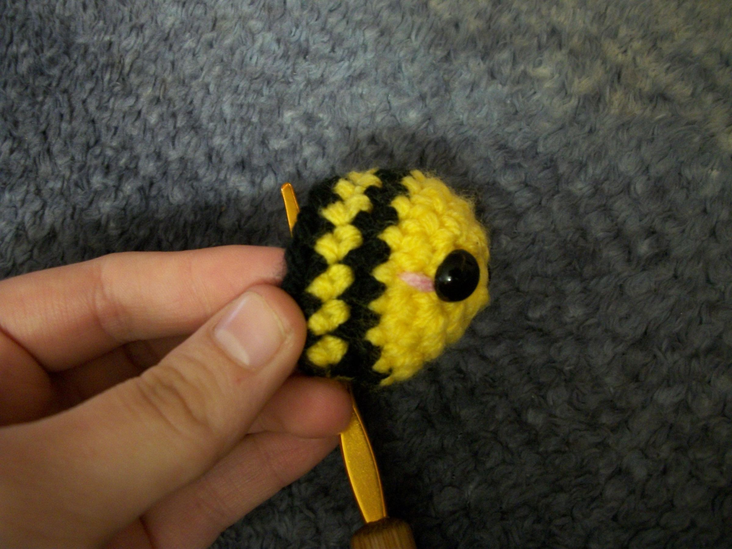 How to Crochet a Bee Keychain : 12 Steps (with Pictures) - Instructables