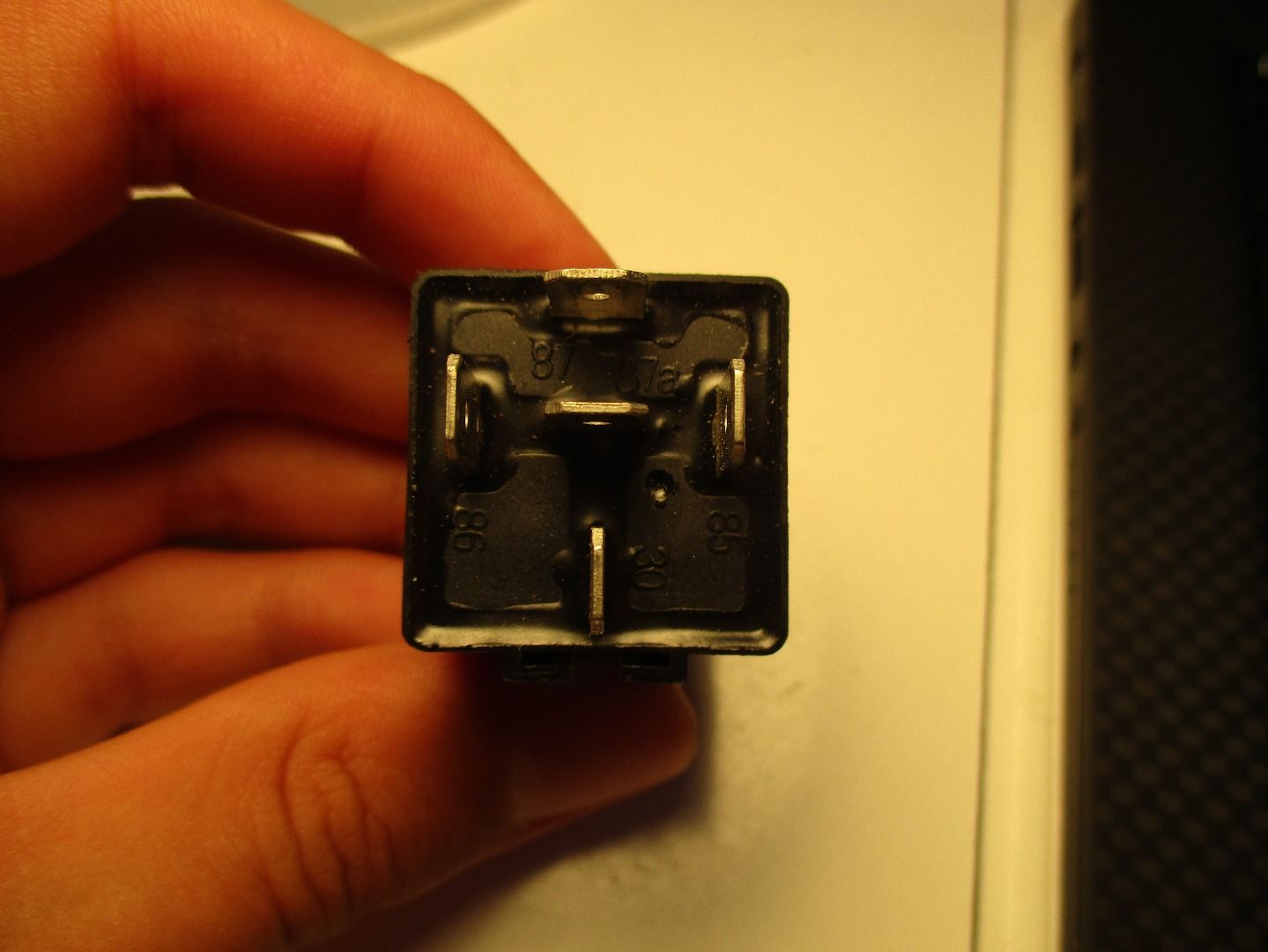 Latching / Locking Relay Circuit : 4 Steps - Instructables