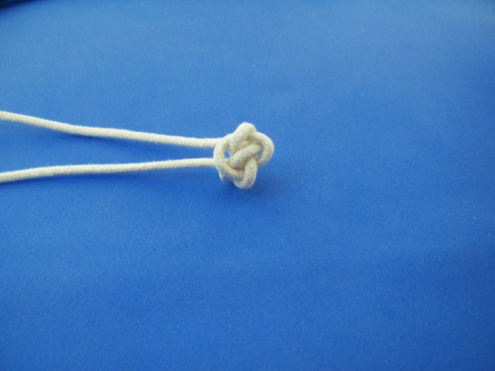 Eight Bight Button Knot : 7 Steps - Instructables