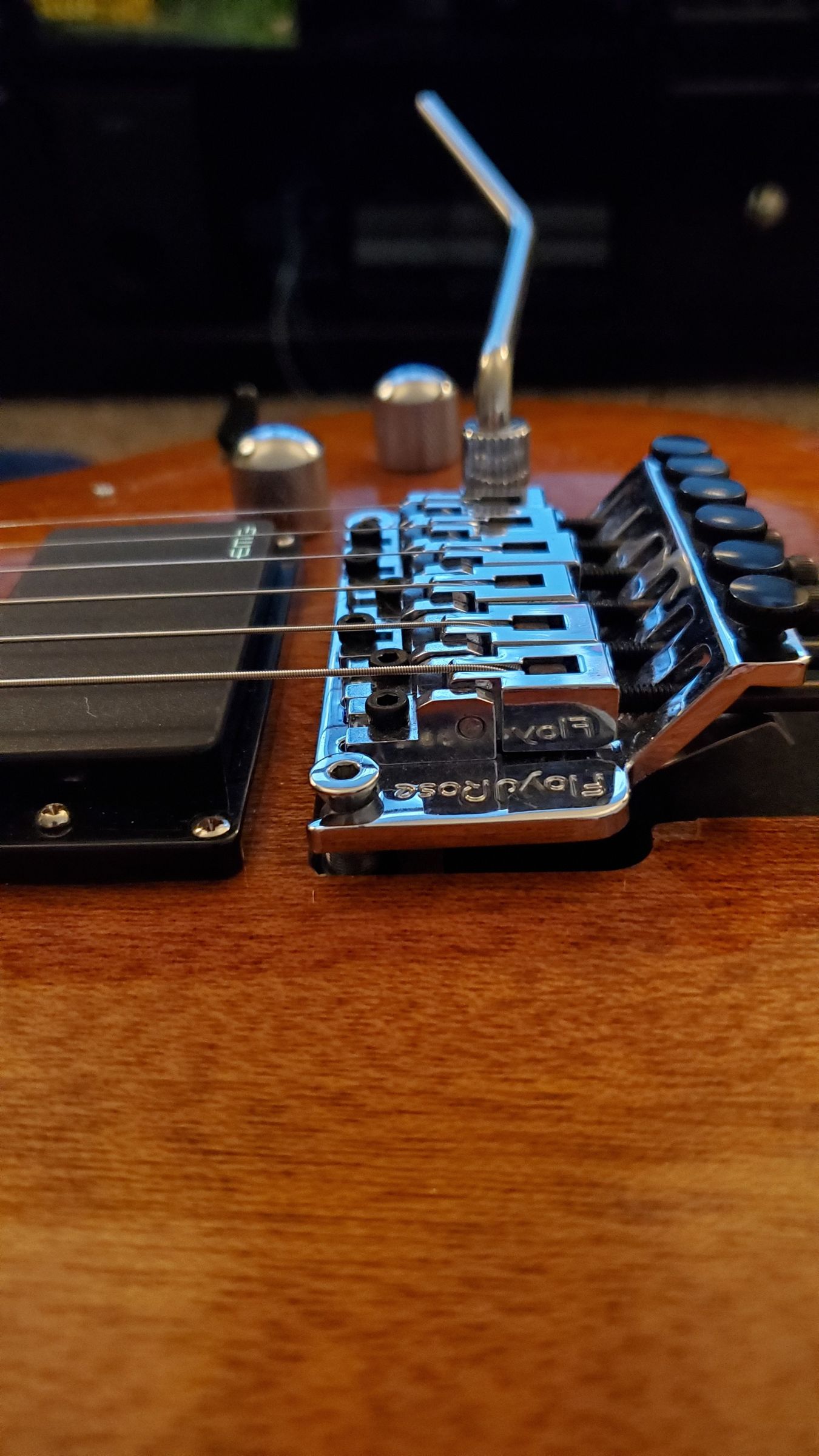 Restring Your Floyd Rose Guitar : 12 Steps (with Pictures) - Instructables