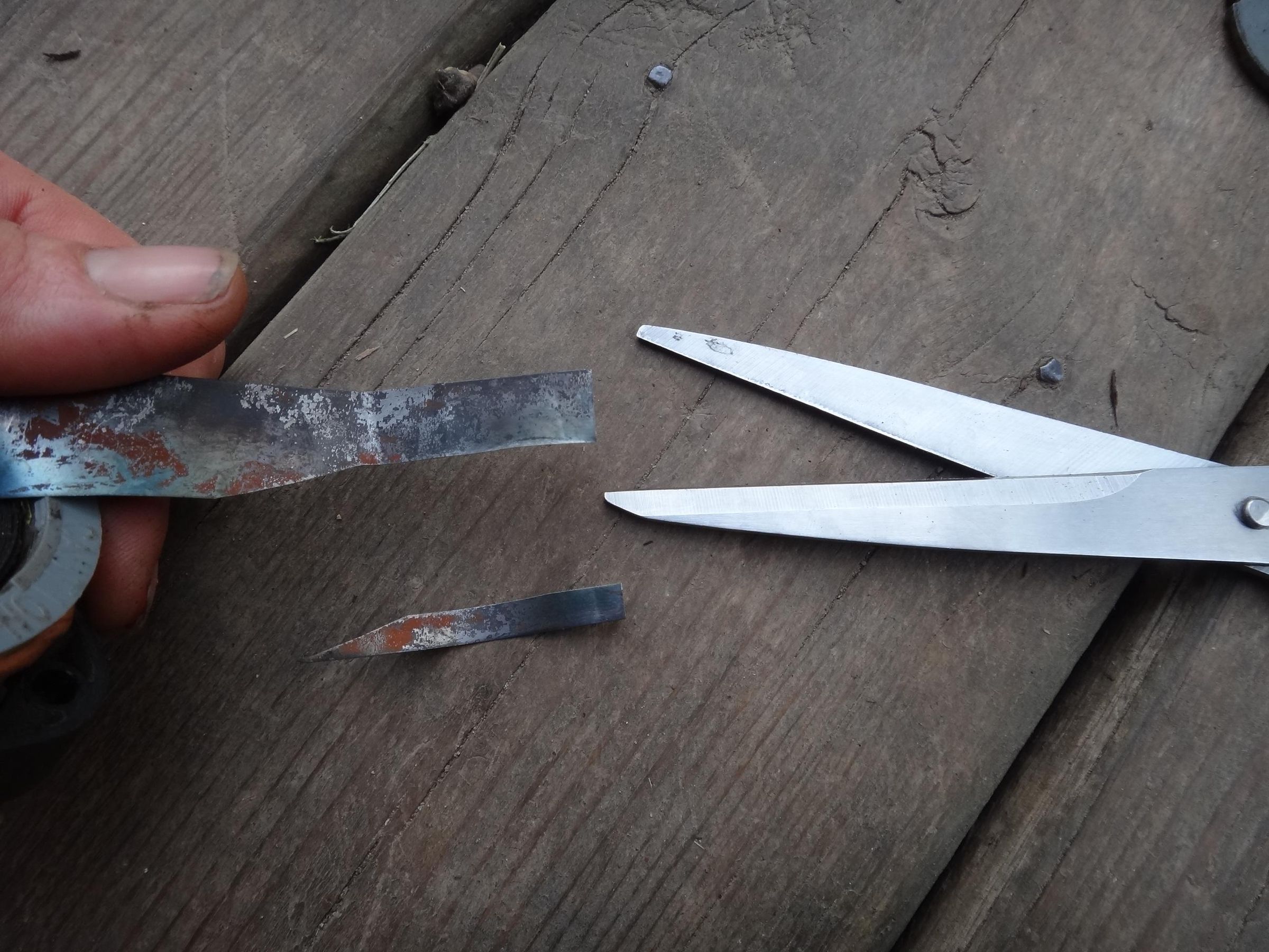 How to Fix a Measuring Tape That Won't Retract (Broken Spring) : 5 ...