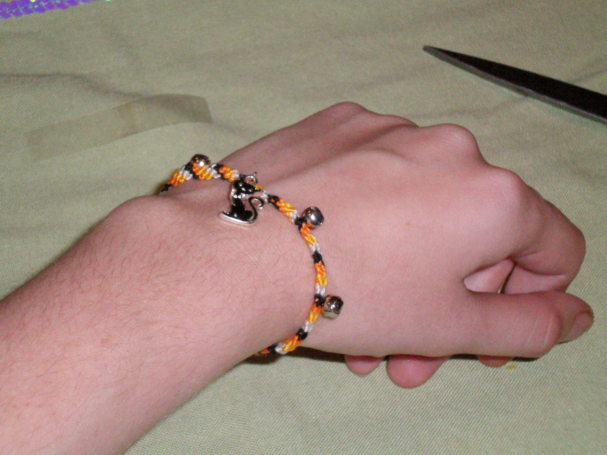 Halloween Friendship Bracelets : 7 Steps - Instructables